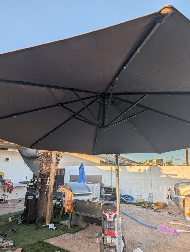 Patio Umbrella for Sale in Phoenix, AZ - OfferUp