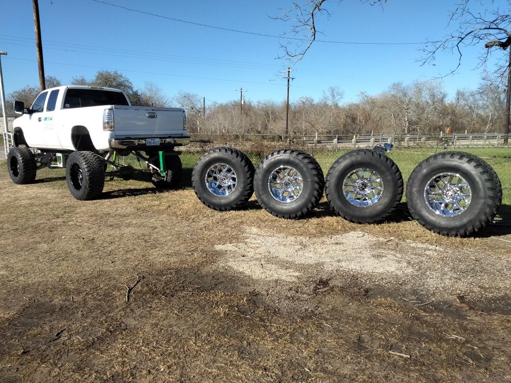 20x12 -51 Offset 8x6.5"/8x165mm Wheels for Sale in San Antonio, TX ...