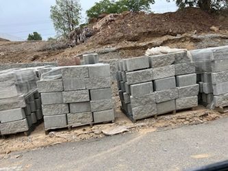 HEAVY DUTY 8X18 CEMENT RETAINING BLOCK $350 PER PALLET(45 PCS)*** FOR ...