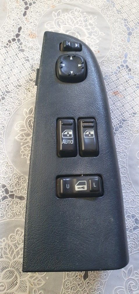 99 02 Chevy Silverado Window Switch for Sale in Los Angeles, CA - OfferUp