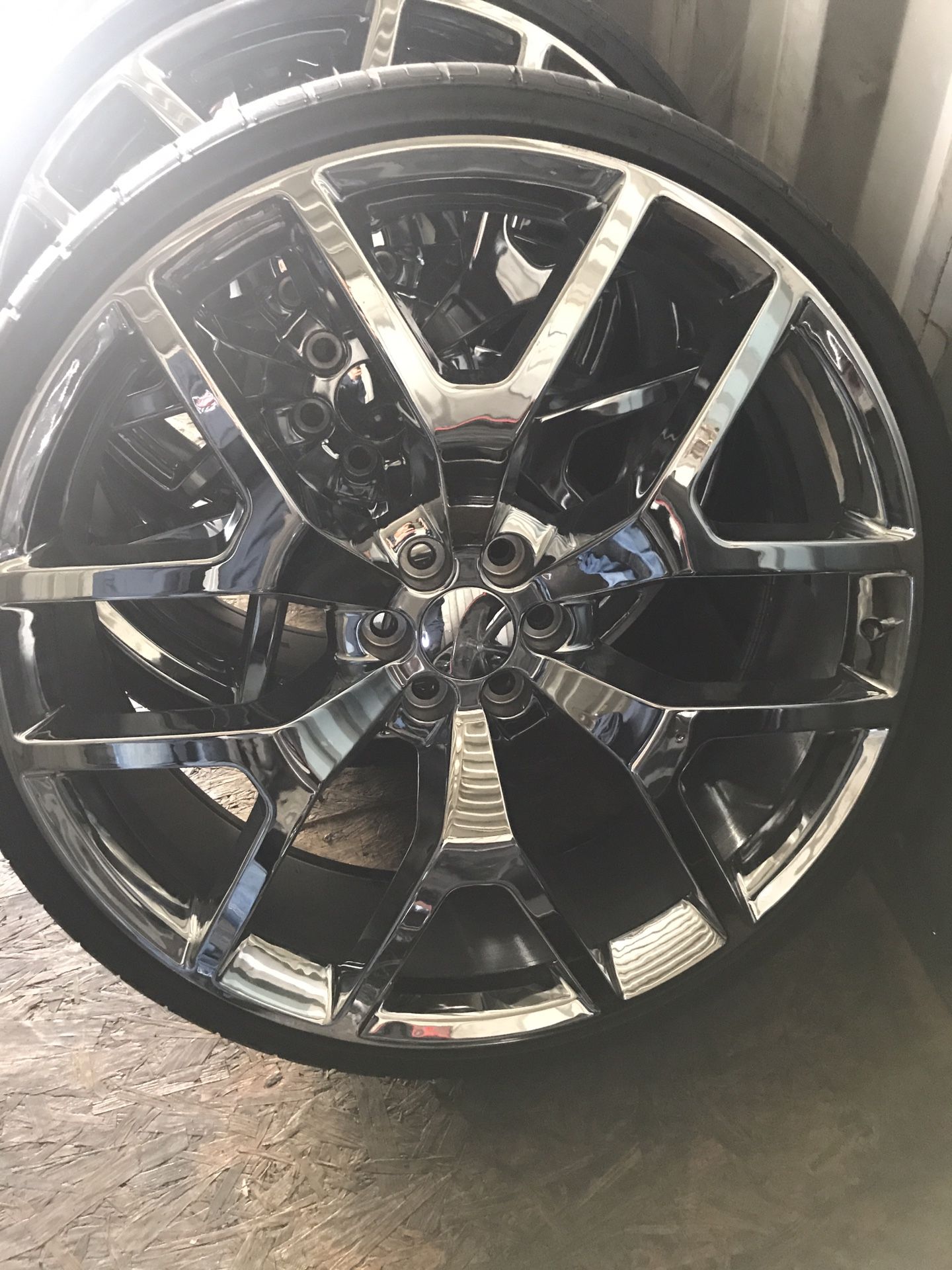 28" inch rims GMC SnowFlakes Chrome for Sale in Las Vegas, NV - OfferUp