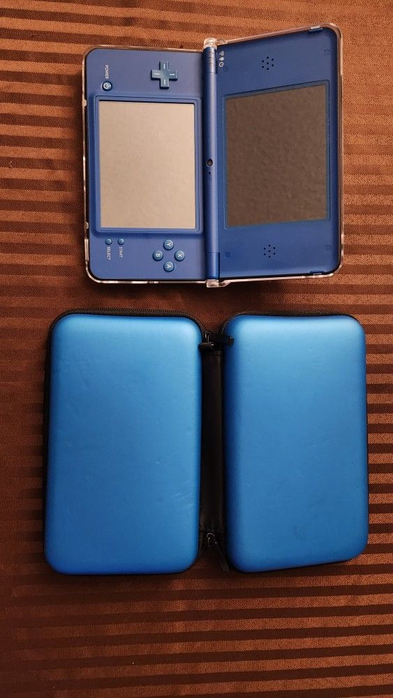 DSi XL Blue Bundle for Sale in City Of Industry, CA - OfferUp