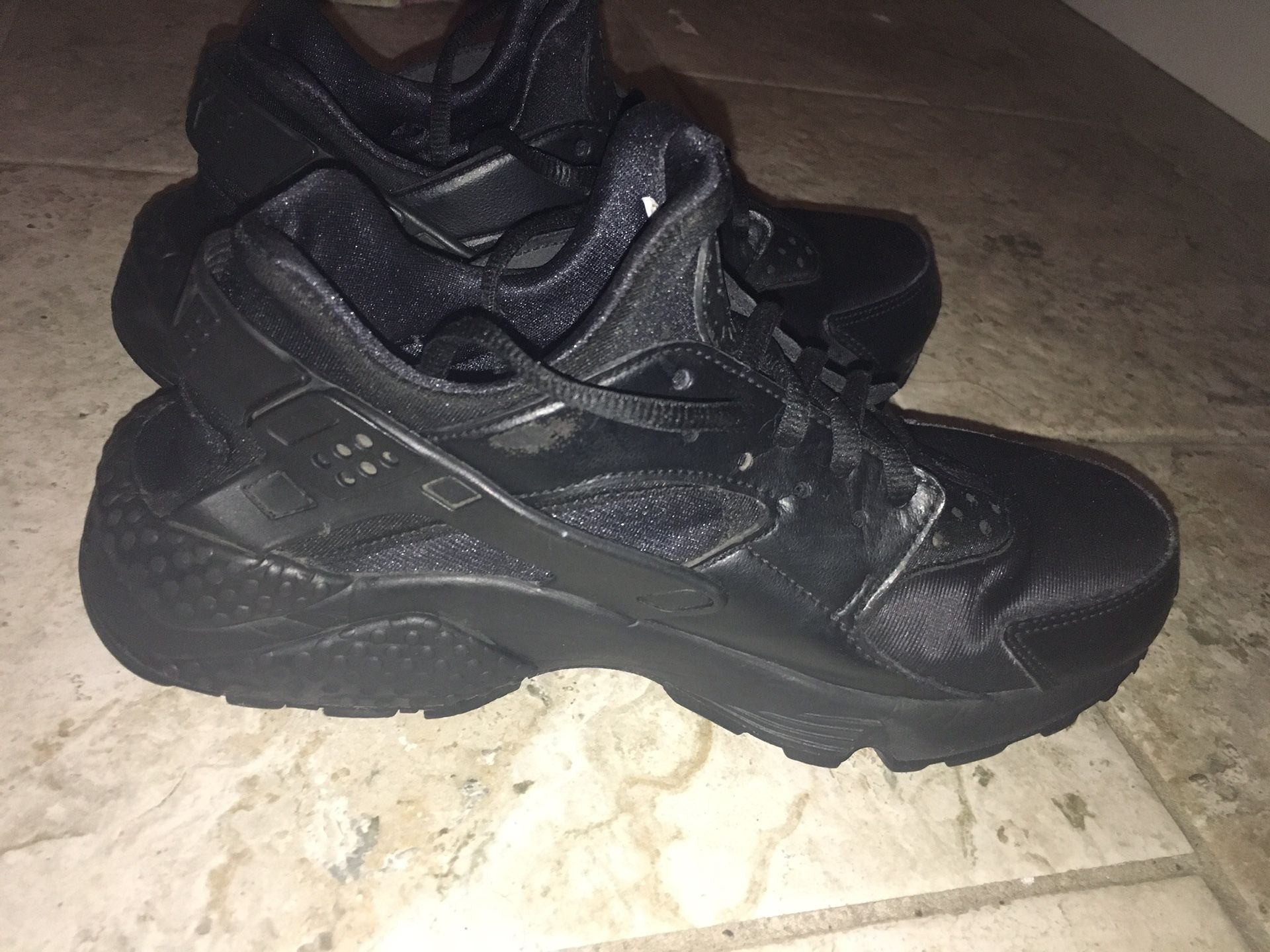 Black huaraches store