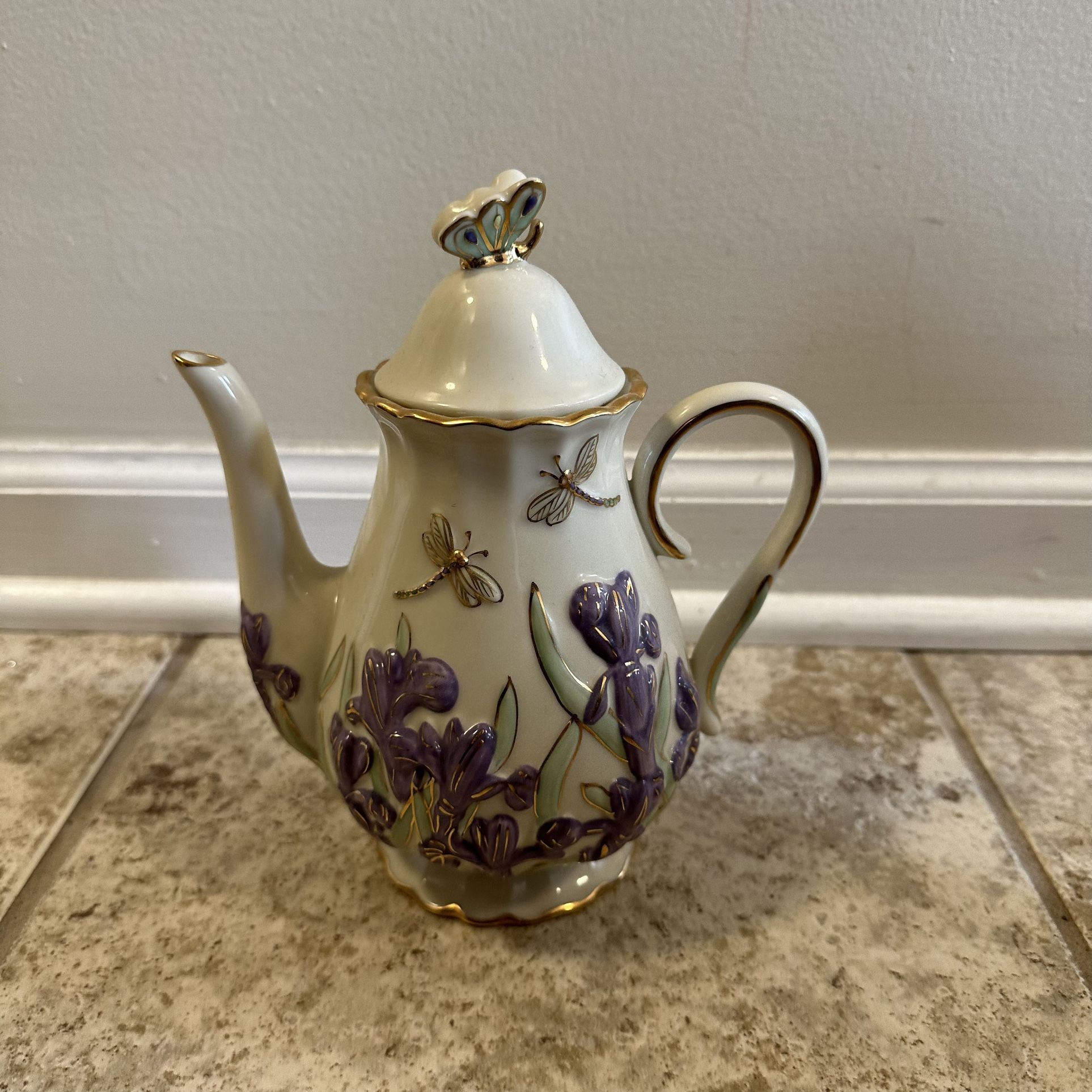 Lenox The Springtime Splendor Teapot for Sale in North Wales, PA - OfferUp