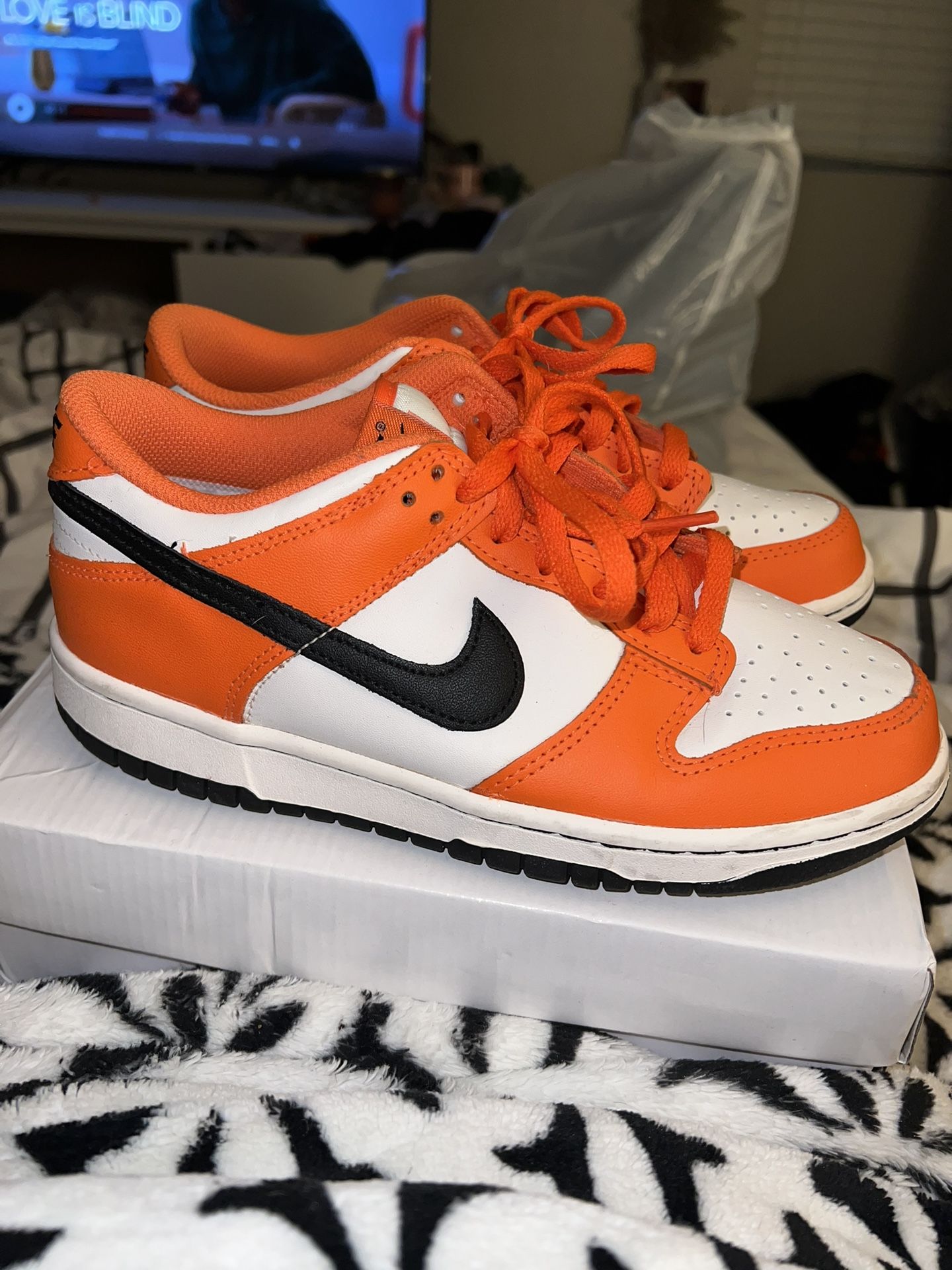 Orange Nike Dunks for Sale in Scottsdale, AZ - OfferUp