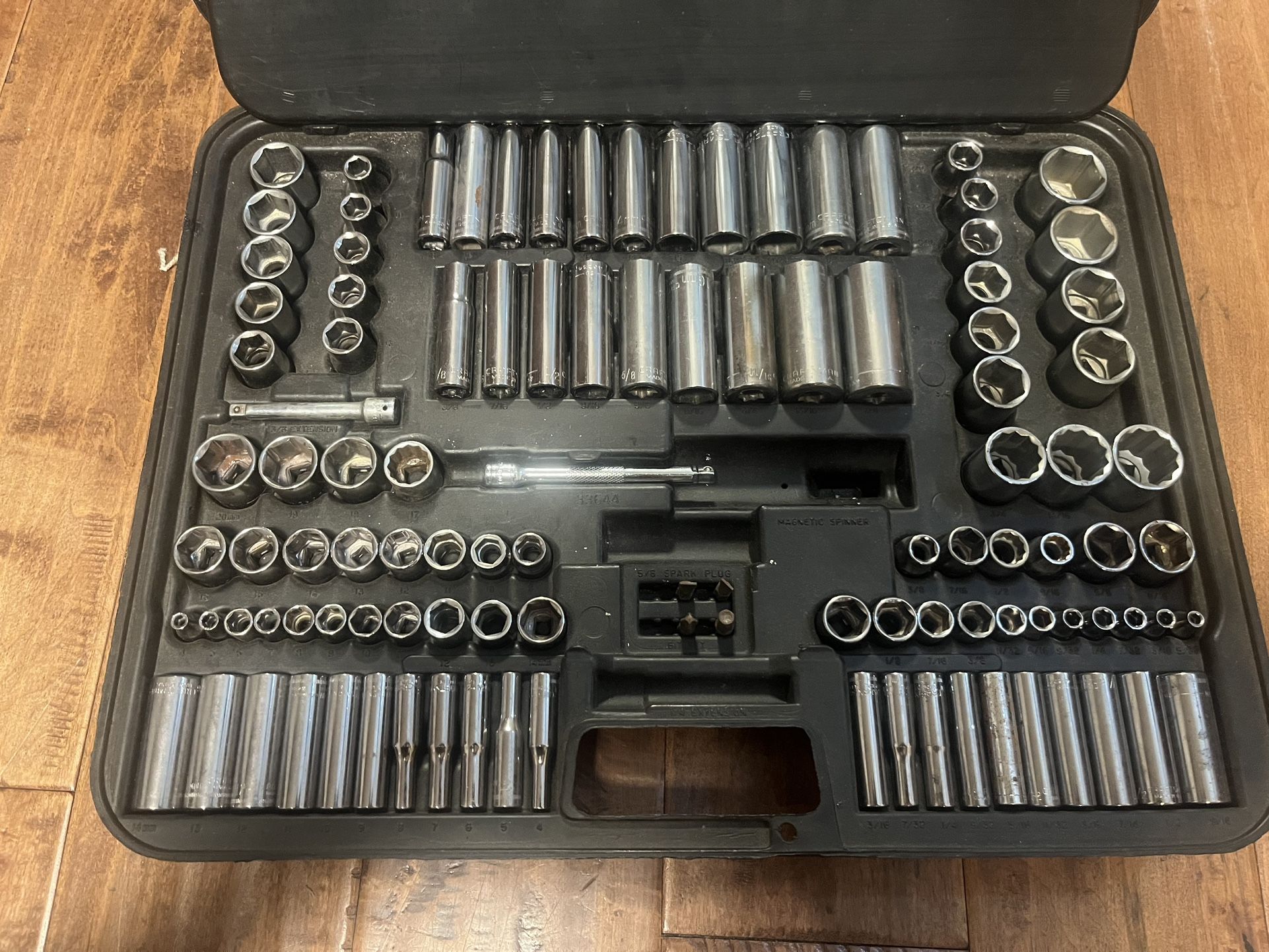 Craftsman Socket Set for Sale in Santa Ana, CA - OfferUp
