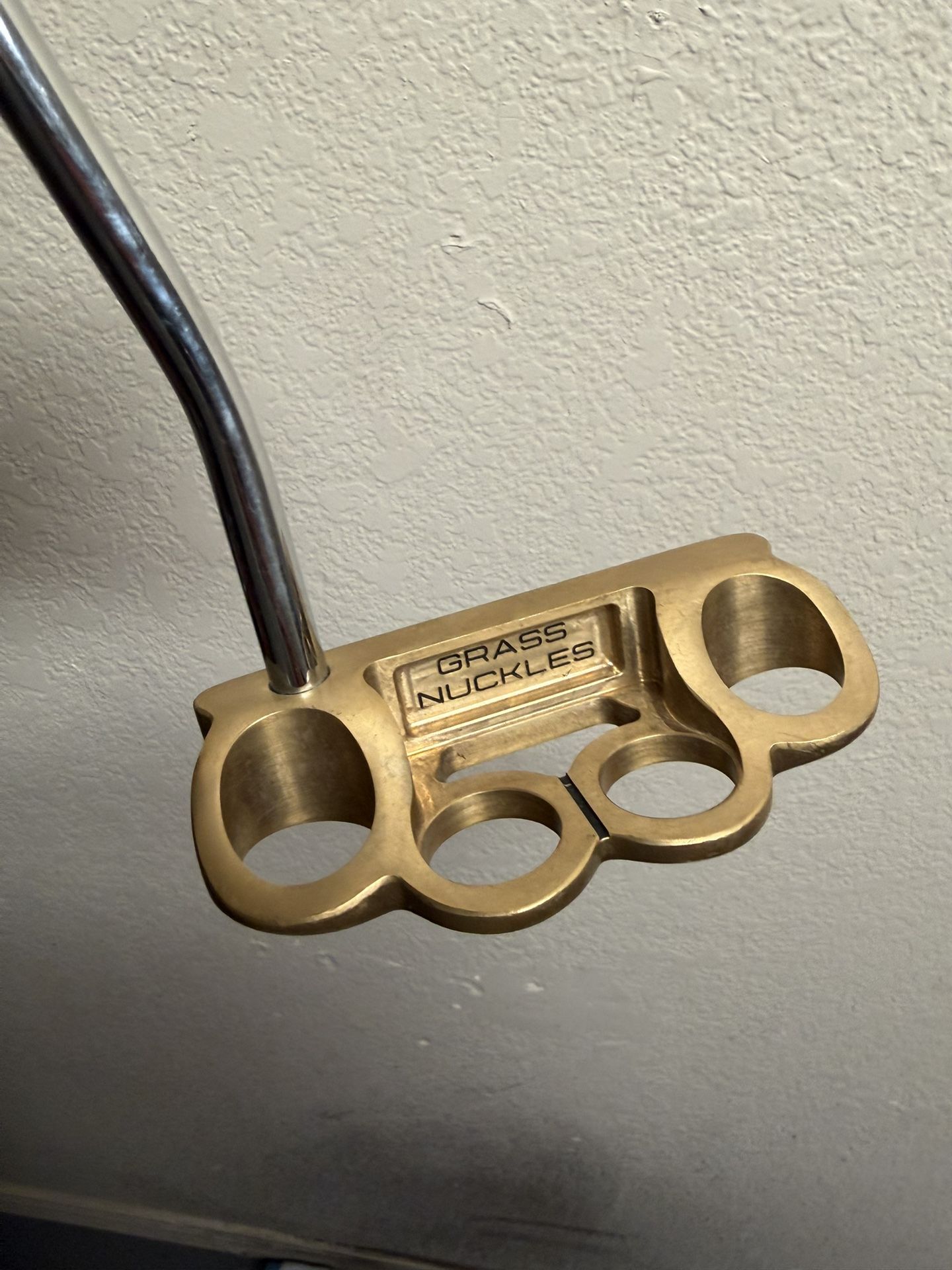 Grass Knuckles Putter for Sale in Gilbert, AZ - OfferUp