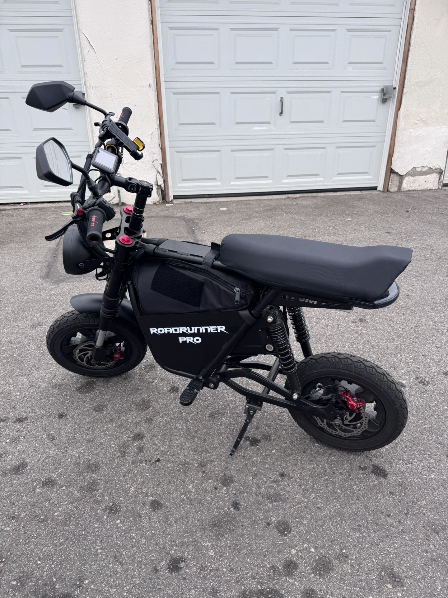 EMOVE RoadRunner Pro Seated Electric Scooter for Sale in Inglewood, CA ...