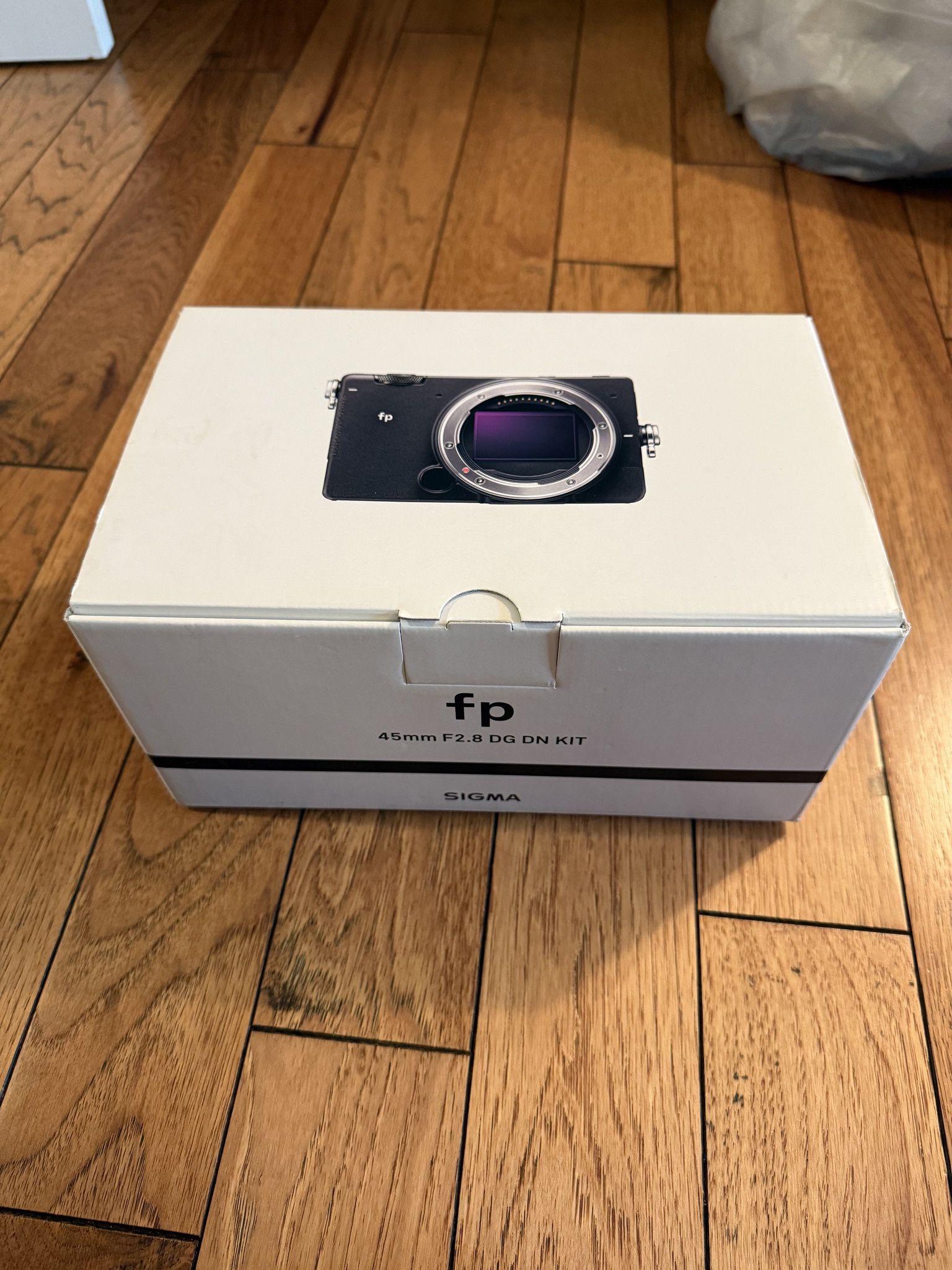 Sigma FP, Niceyrig, 45mm 2.8 Sigma Lens, 25mm 2.8 TT Artisans Lens ...