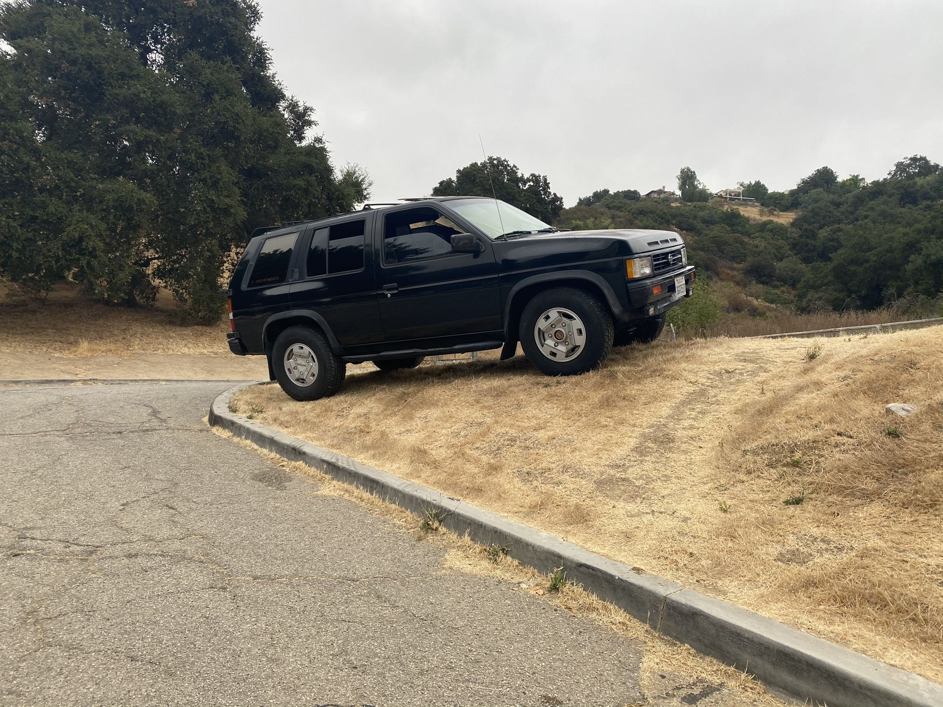 1992 Nissan Pathfinder for Sale in Simi Valley, CA - OfferUp