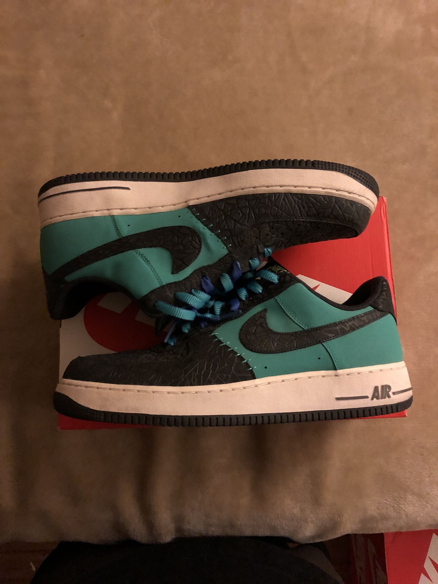 Nike Air Force 1 Godzilla