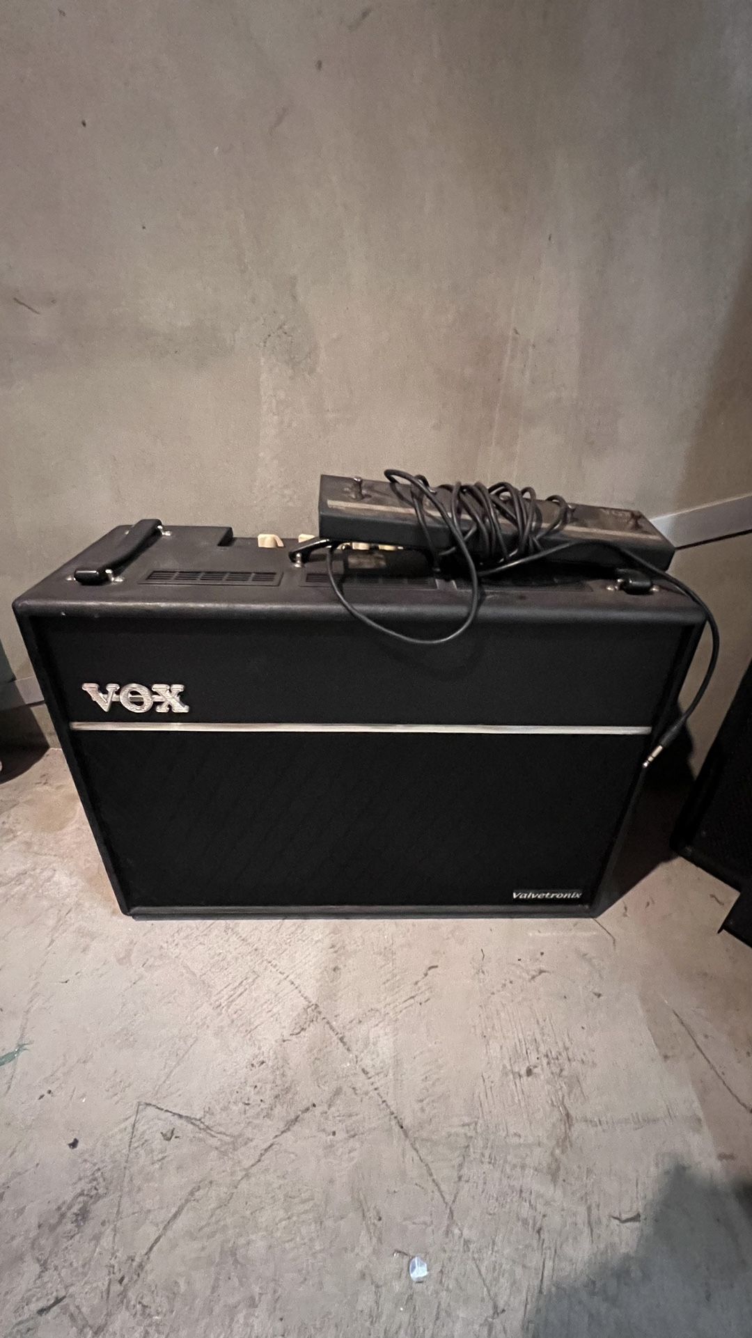 VOX VT120Plus Valvetronix 2x12 120W Guitar Combo Amp for Sale in ...