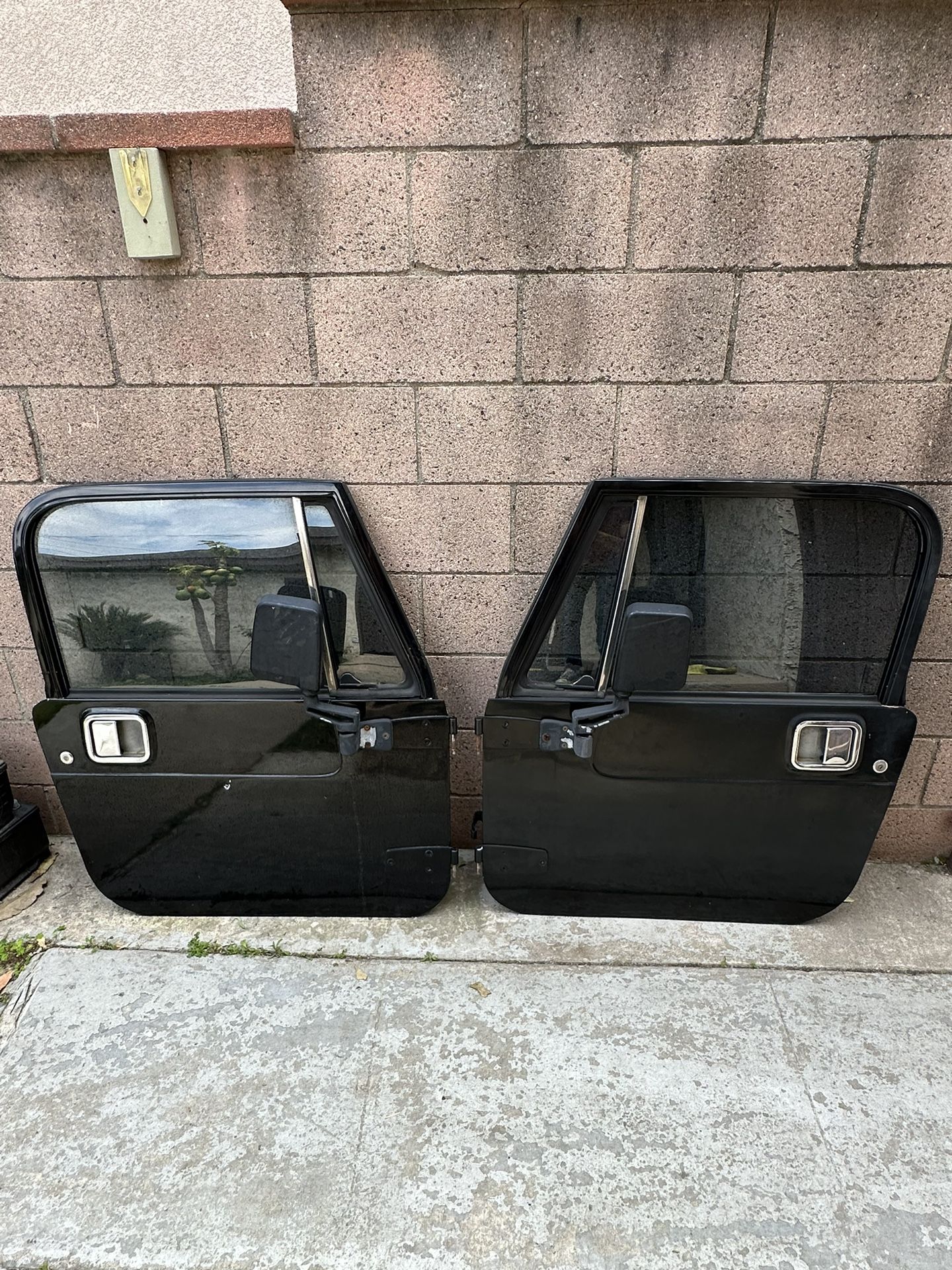 Jeep Wrangler Yj CJ7 Full Doors Oem Black 87-95 for Sale in Paramount ...