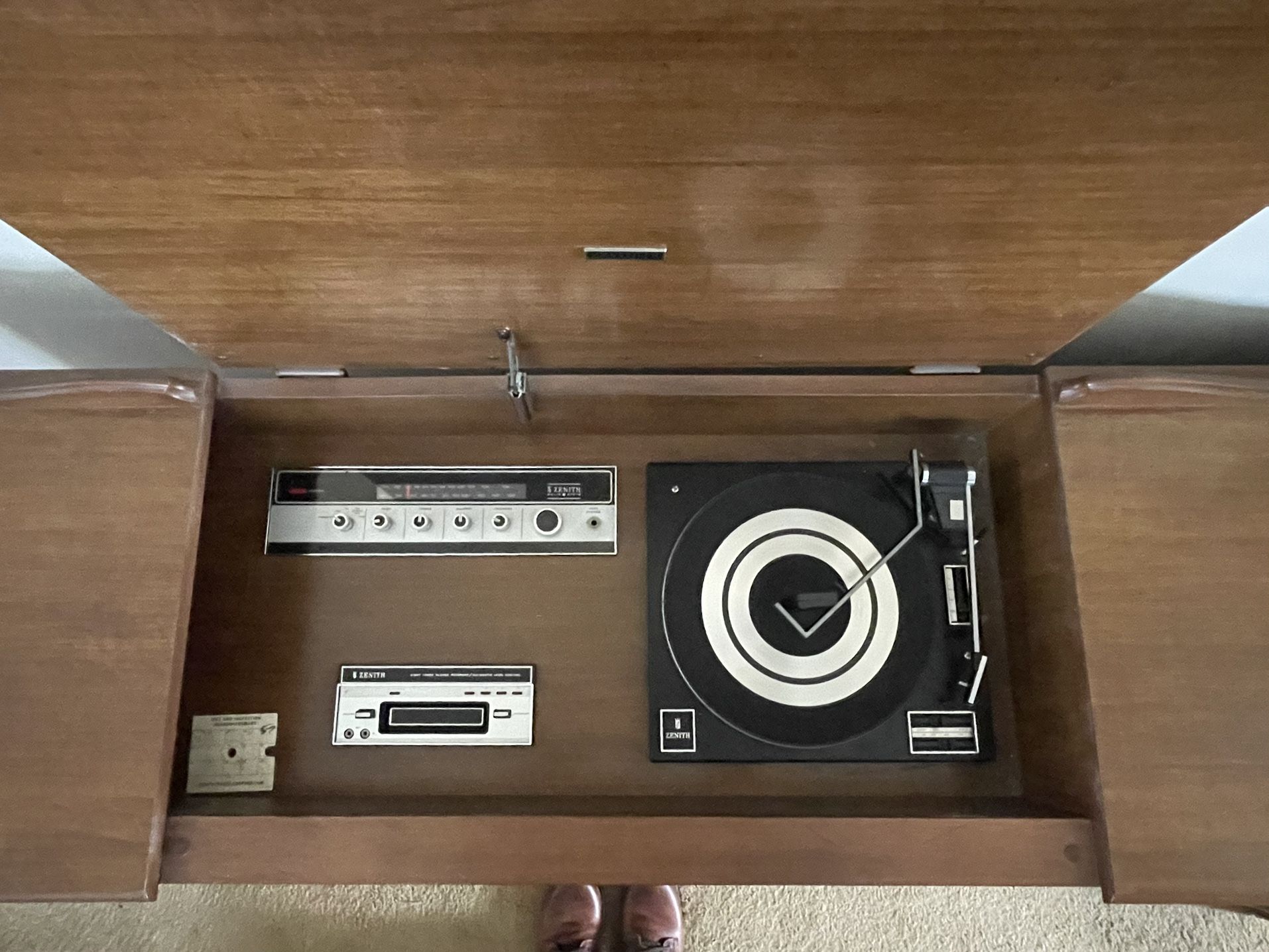 Used Vintage Zenith Console Stereo, AM/FM Tuner + Record Player ...