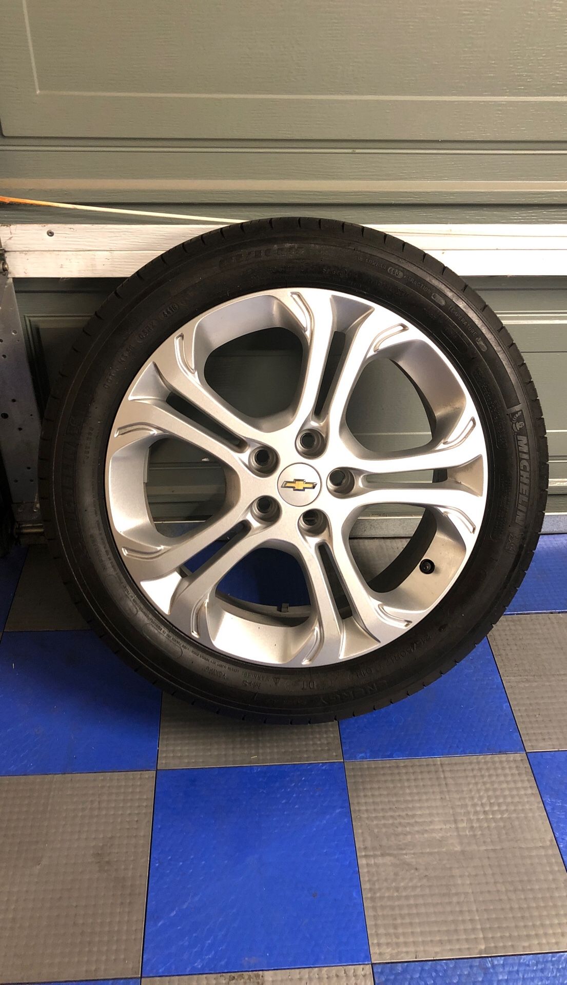 Chevrolet Chevy bolt ev oem wheels 17in with Michelin tires 5x105 Buick ...