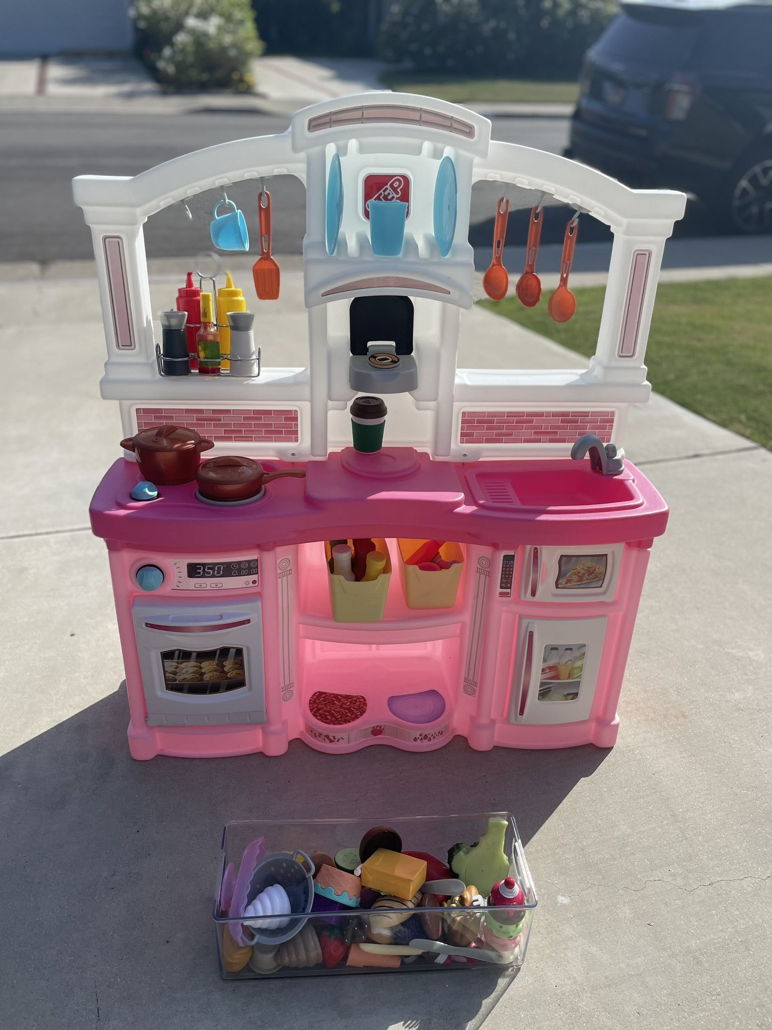 Step 2 Pink Kitchen w/accessories for Sale in Irvine, CA - OfferUp