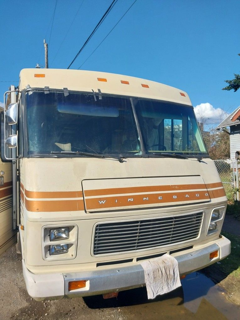 1985 Winnebago Chieftain for Sale in Seattle, WA - OfferUp