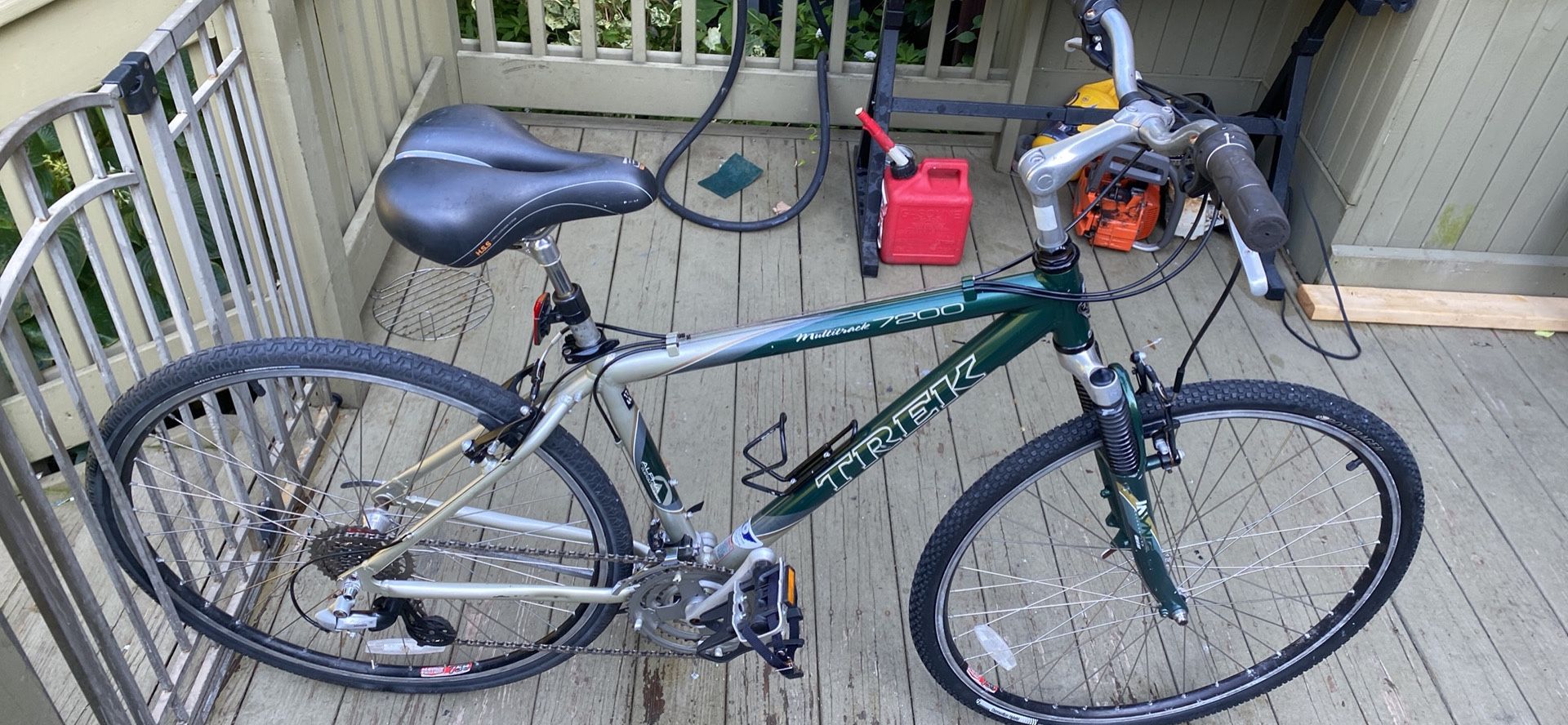 TREK 7200 MULTITRACK ALPHA Custom Aluminum Frame 17.5 Inches Weels 700 X35 BONTRAGER Team sports