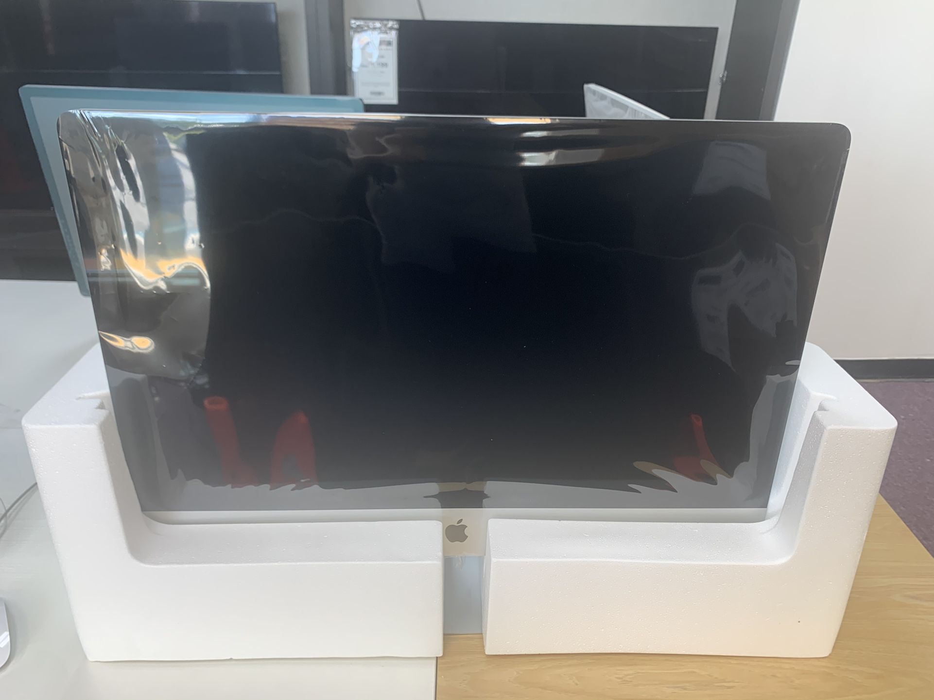 Apple iMac7”-10th Gen lintel Core i5-8GB Memory-256GB SSD for Sale in ...