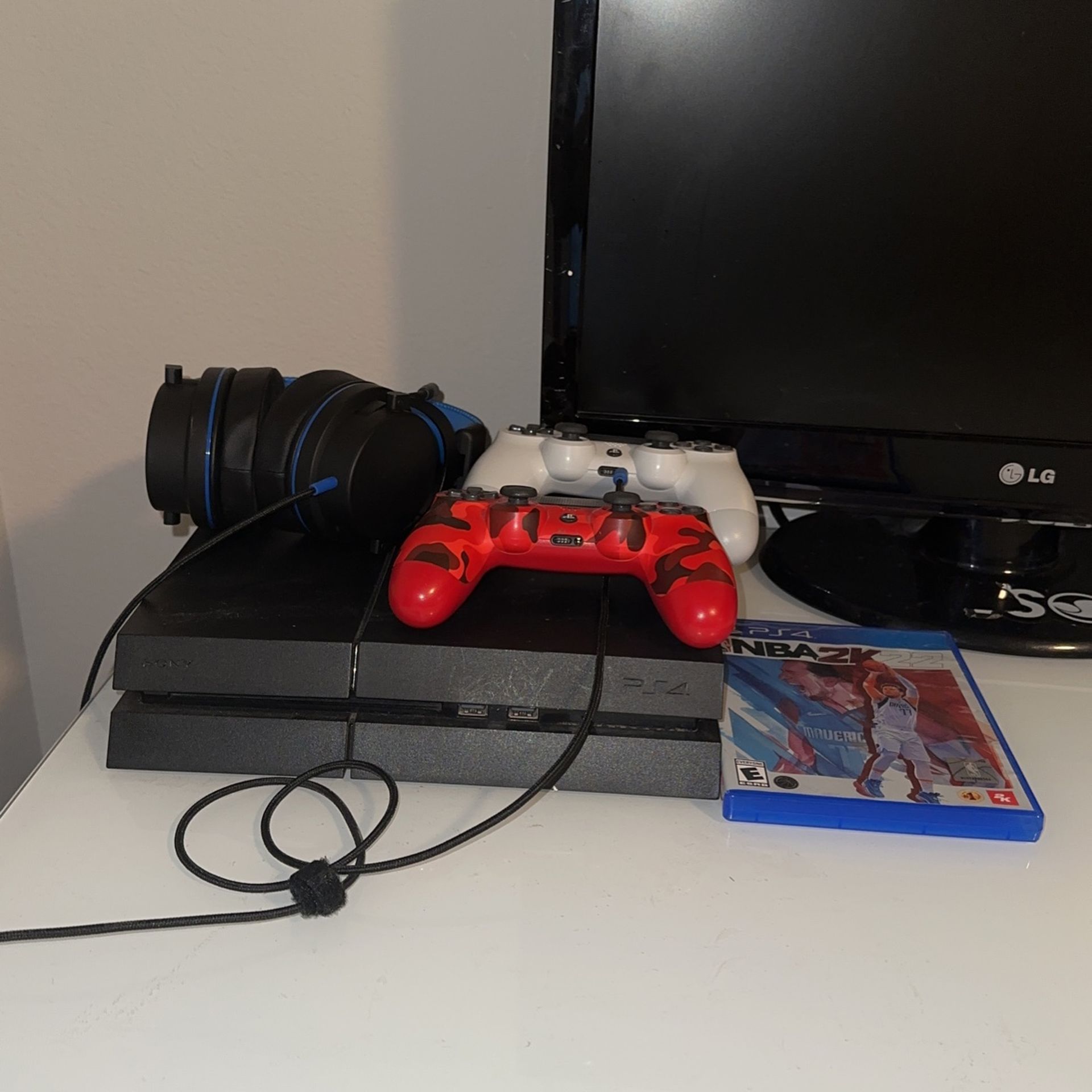 PS4 WITH TWO CONTROLLERS AND MONITOR. FLEXIBLE PRICE for Sale in Battle ...