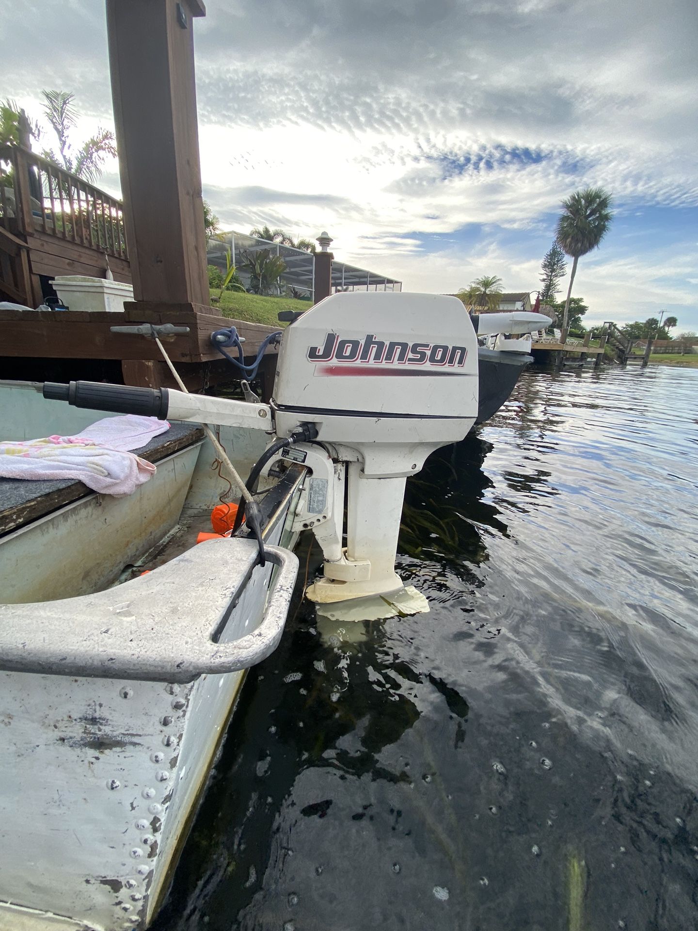 2005 8hp 2 stroke johnson outboard motor for Sale in Pompano Beach, FL ...