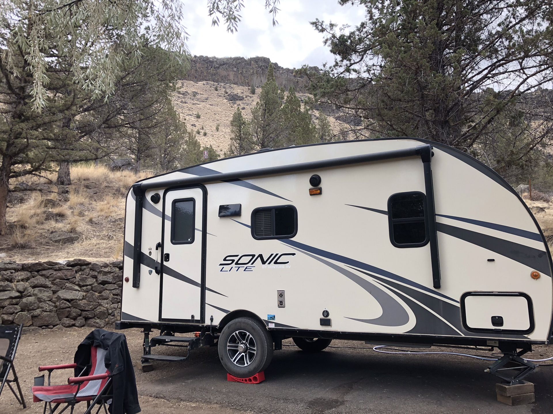 Sonic Lite 168vrb travel trailer 2017- SUV towable, single axle!!! RV ...