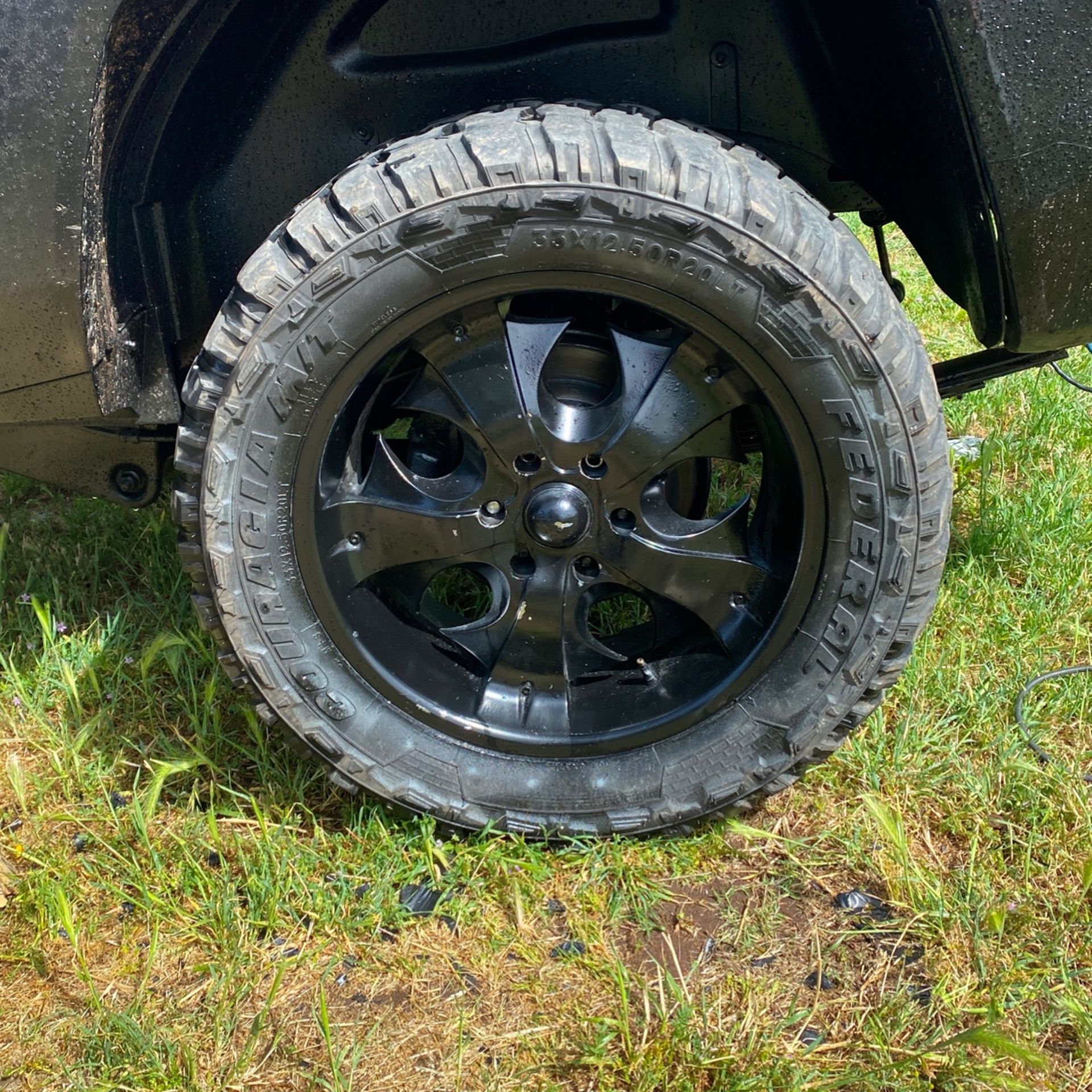 20” Mozzi 6 Lug Rims And Tires for Sale in Rio Linda, CA - OfferUp