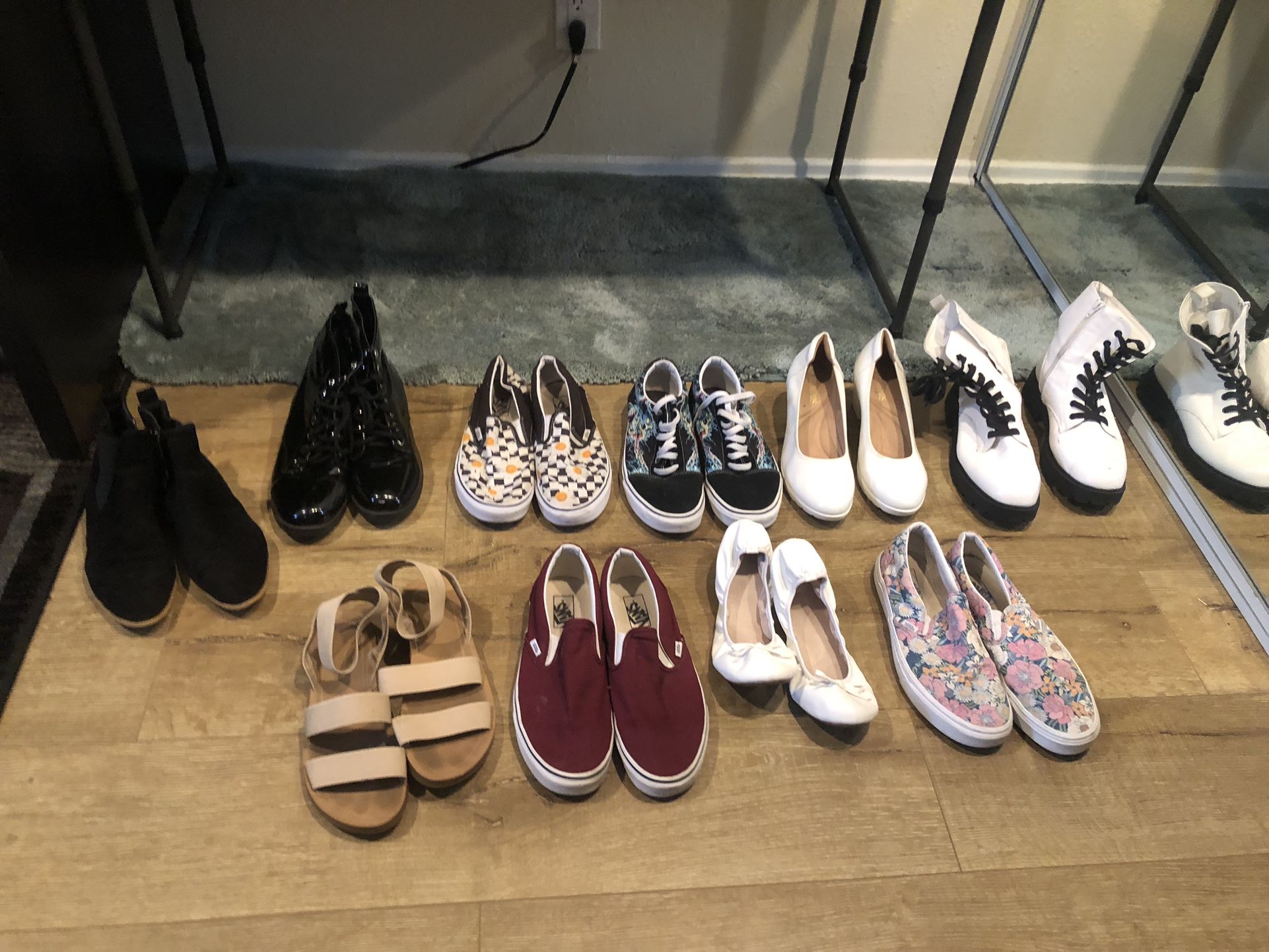 Lot Of Women’s Sz 10 Shoes for Sale in Los Angeles, CA - OfferUp