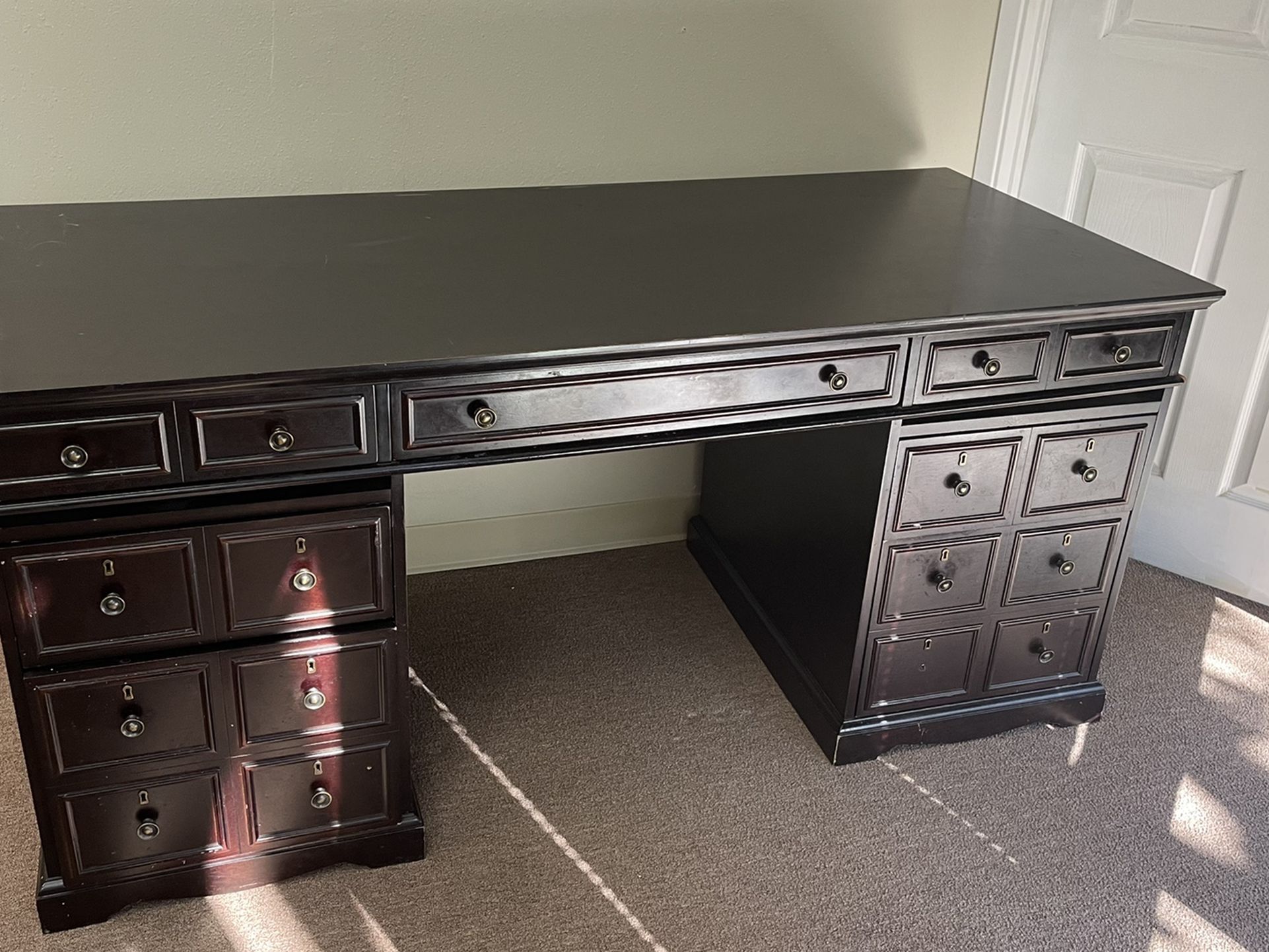 Bombay Executive Desk for Sale in Orange, CA - OfferUp