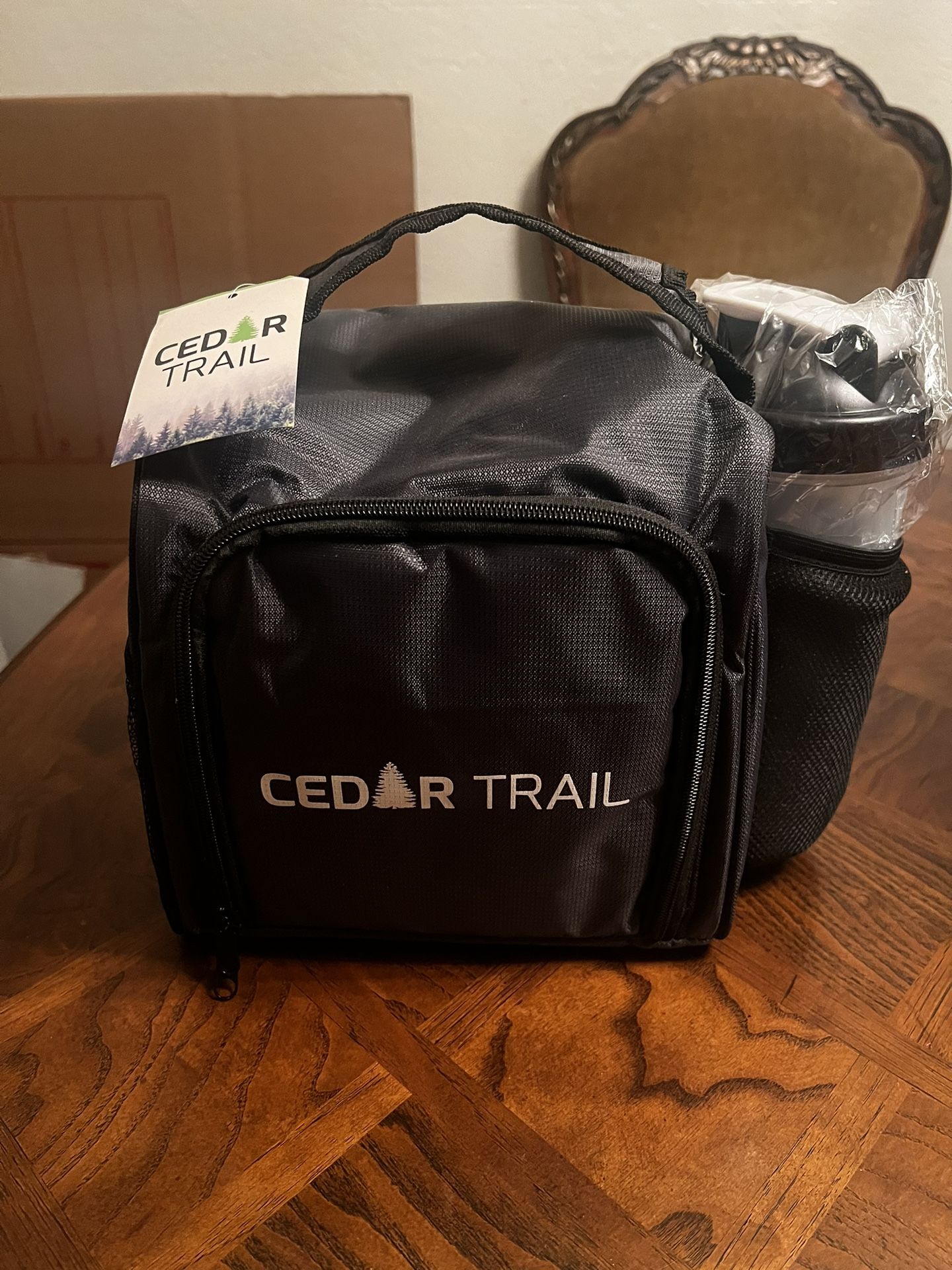 Cedar Trail w/ Containers, Lunch Bag, Shaker Bottle Brand New for Sale ...