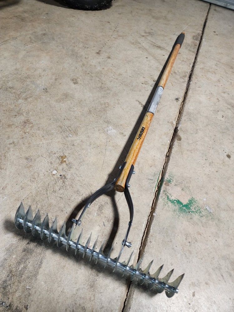Husky 19 Tine Thatch Rake for Sale in Sacramento, CA - OfferUp