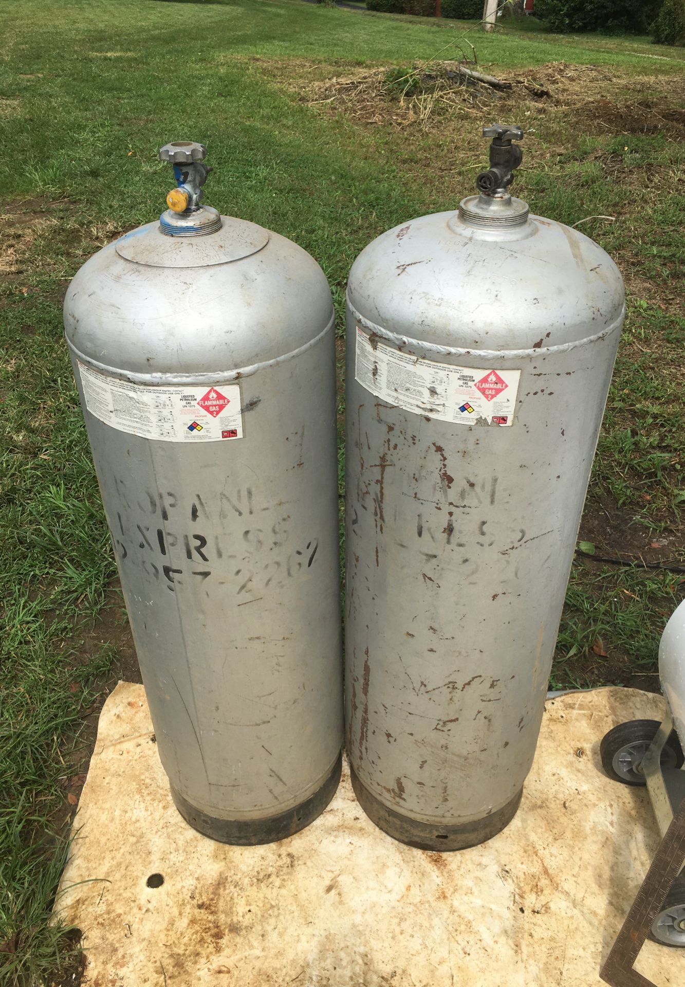 Propane cylinder tanks, 4 foot tall, 14 1/2 inches wide, for Sale in ...