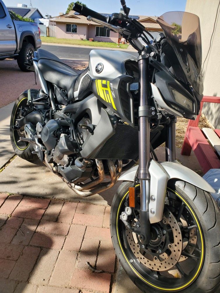 2017 Yamaha FZ09 for Sale in Glendale, AZ - OfferUp
