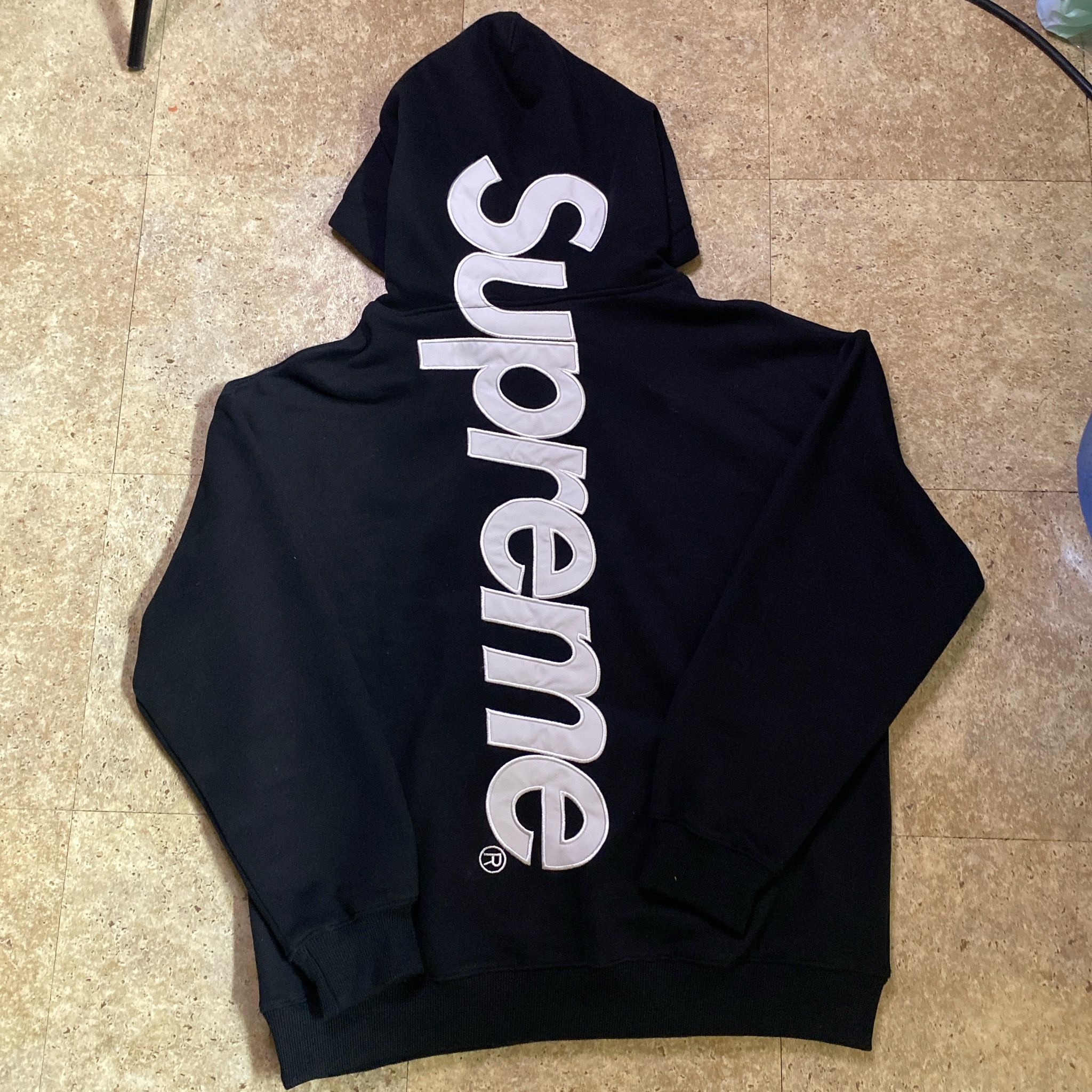 black supreme hoodie for Sale in Desert Hot Springs, CA - OfferUp