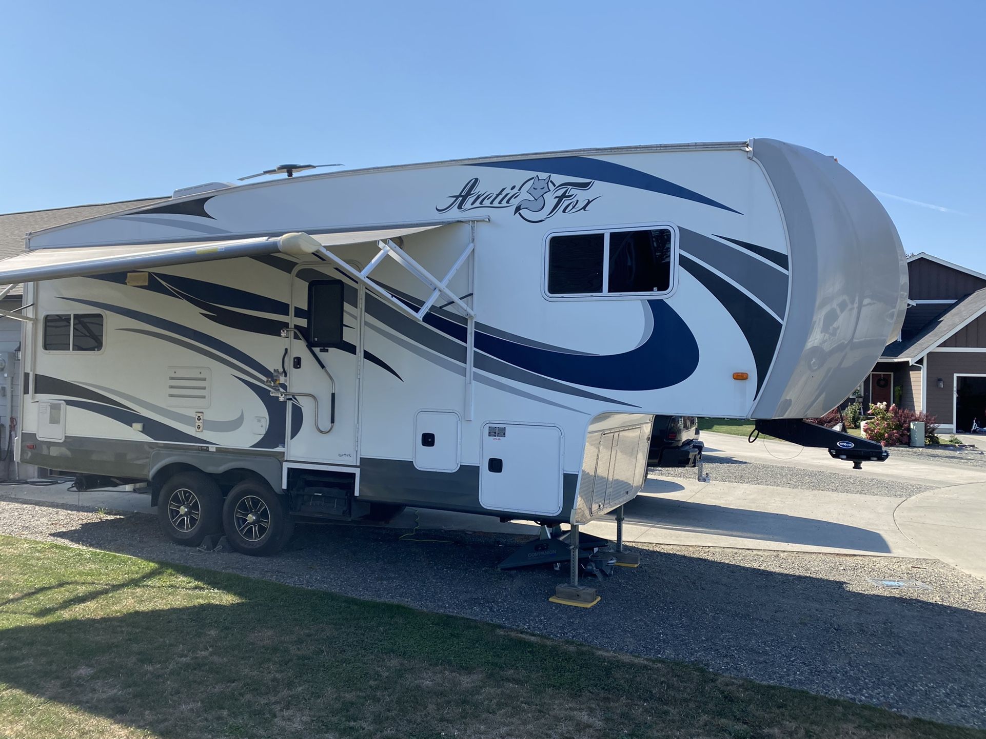 2016 Arctic fox 27-RL for Sale in Everson, WA - OfferUp