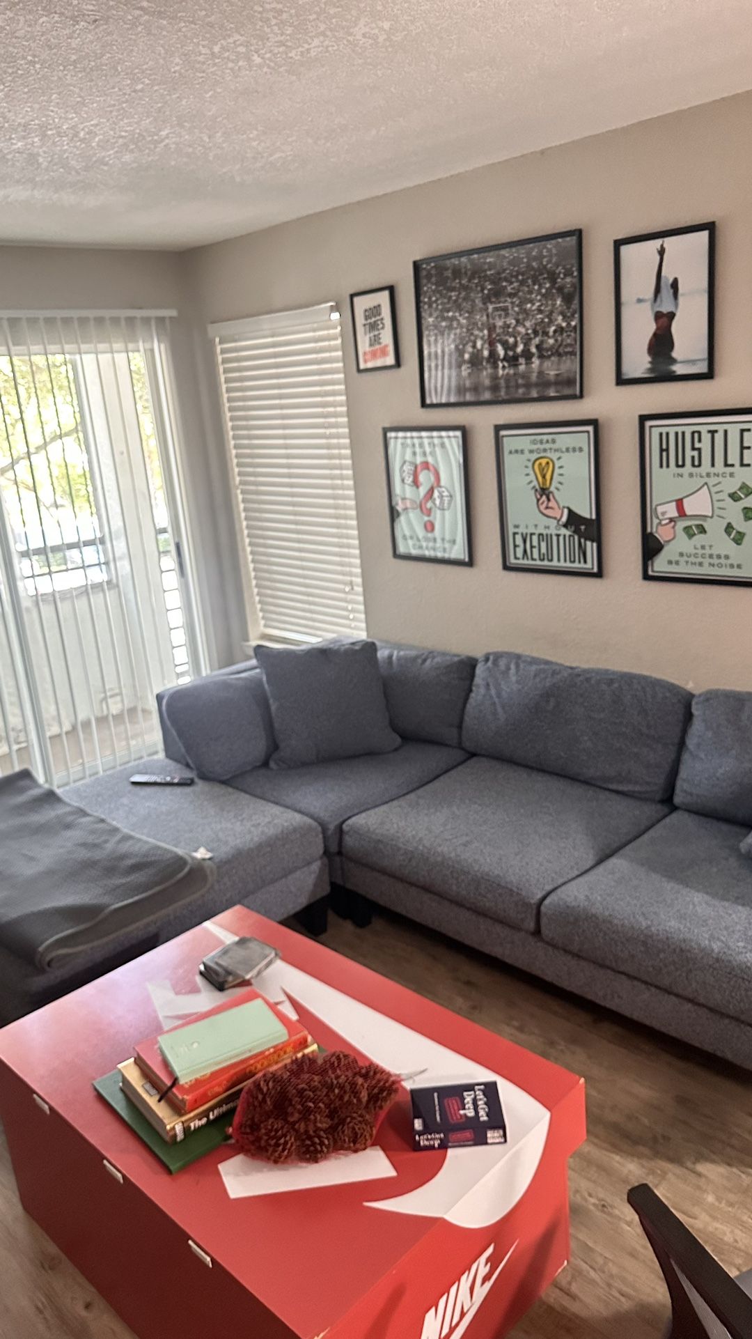 Sectional Sofa Right Side for Sale in Pompano Beach, FL - OfferUp