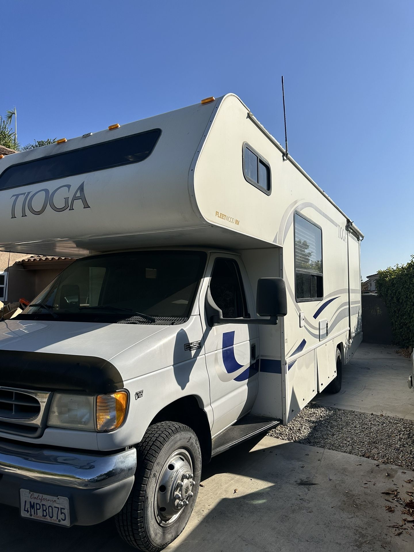 2001 Ford Tioga Class C Motorhome for Sale in Riverside, CA - OfferUp