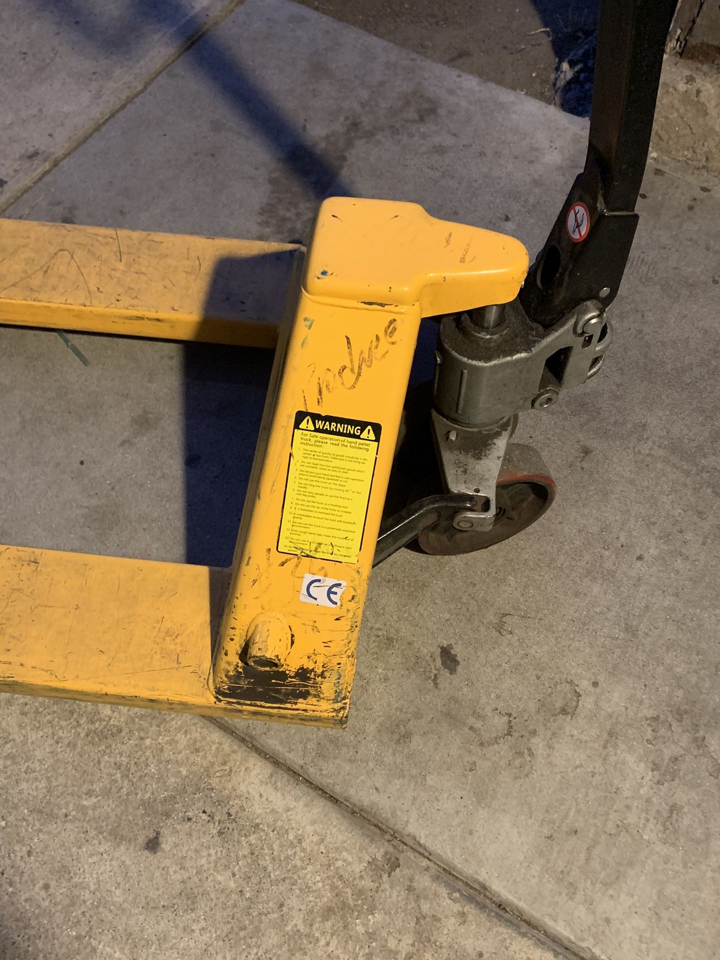 Pallet Jack for Sale in Fontana, CA - OfferUp