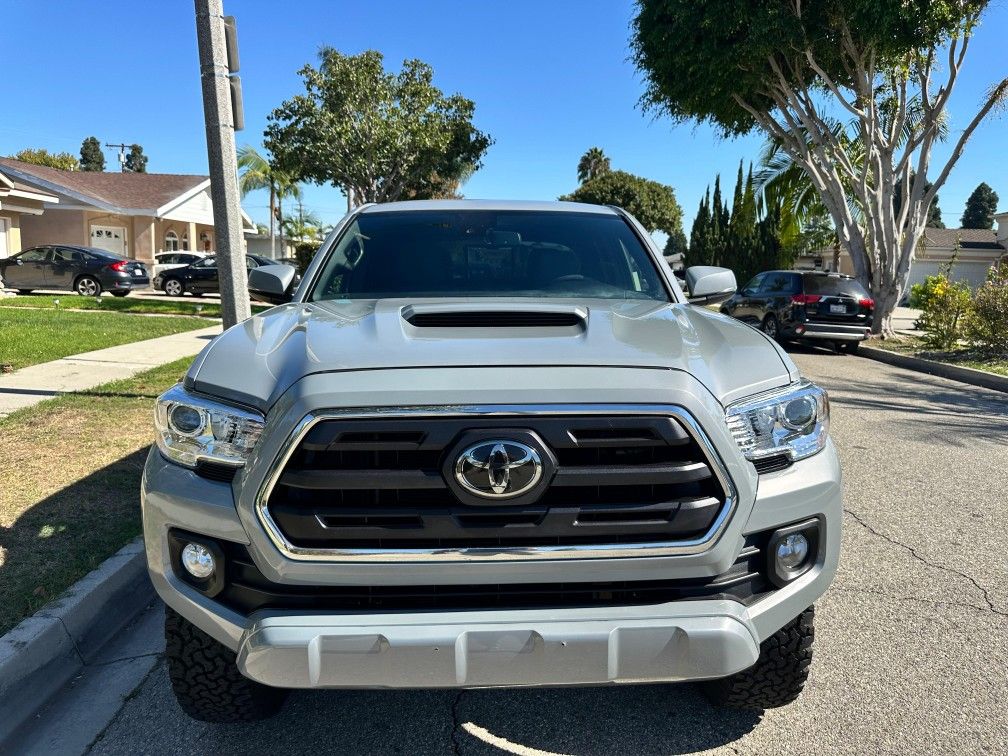 Toyota Tacoma Los Angeles