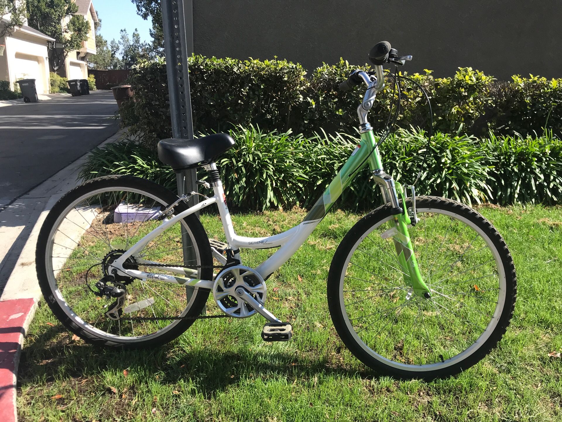 Diamondback Women’s Serene Classic Comfort Bike for Sale in Laguna ...