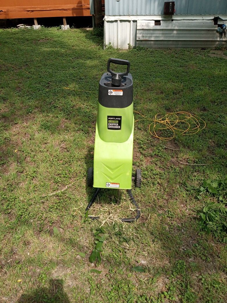 Portland Electric Chipper Shredder for Sale in Kenedy, TX - OfferUp