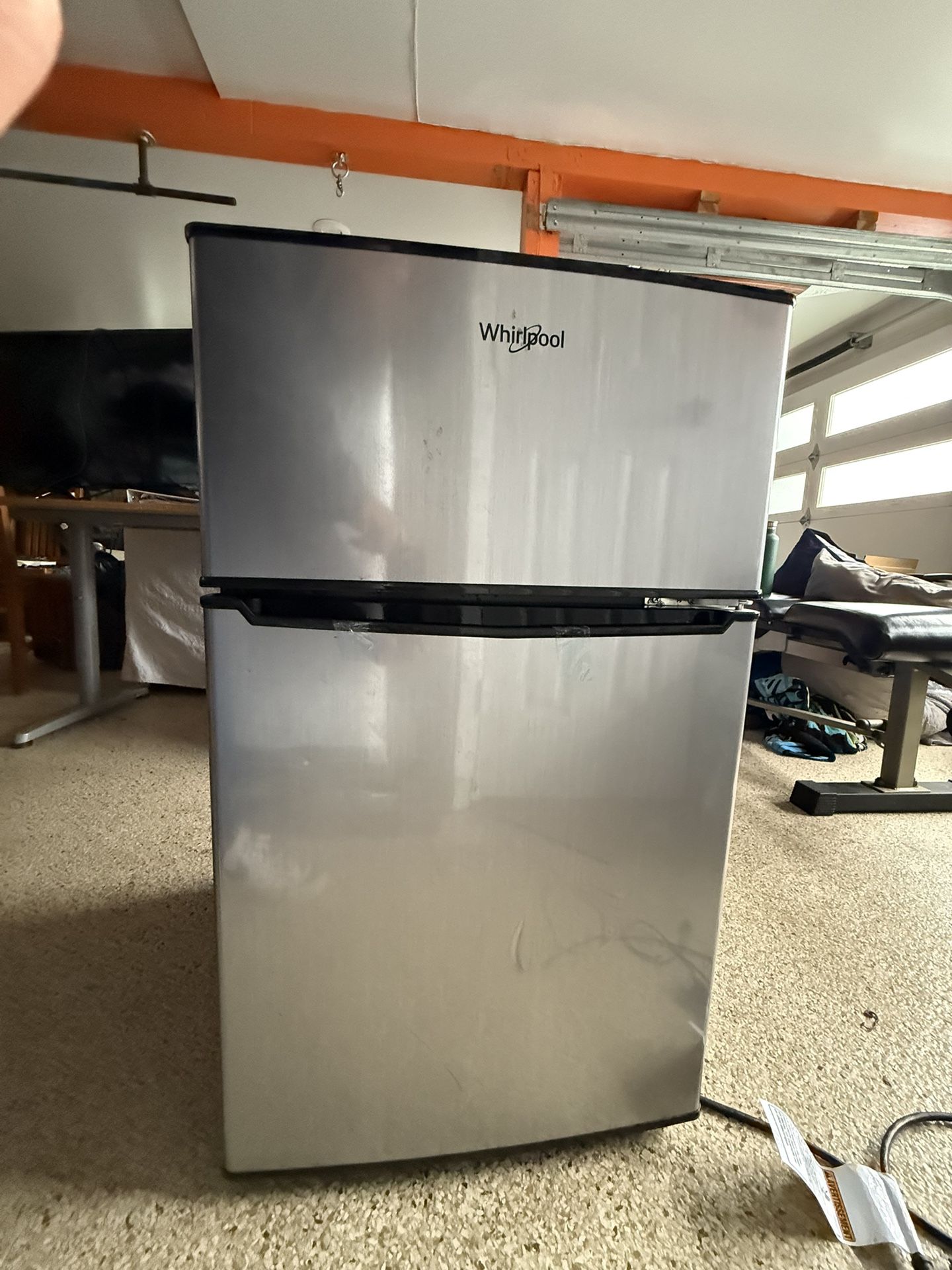 Could you please tell me if the refrigerator is working well? - OfferUp