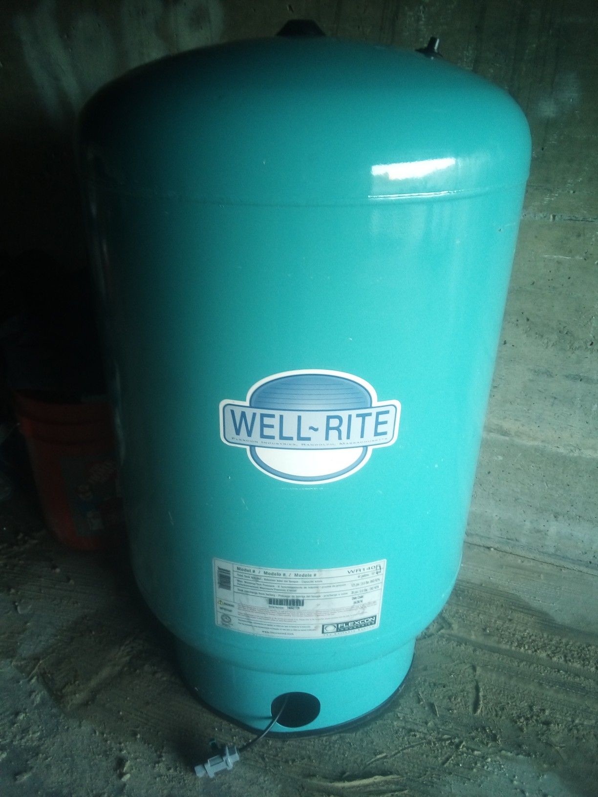 Flexcon Well Rite 44 gallon pressure tank..WR140 for Sale in Las Vegas ...