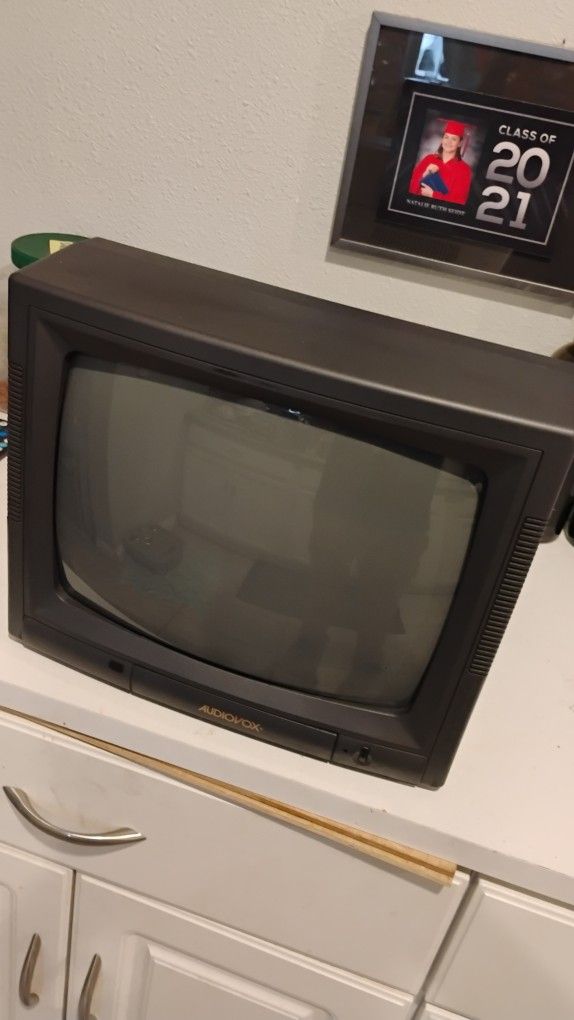 Small CRT television, DC Pwrd for Sale in Montclair, CA - OfferUp