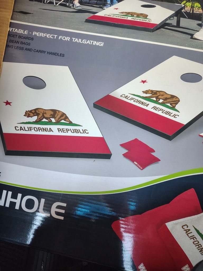 Cornhole Game Like New for Sale in Selma, CA - OfferUp