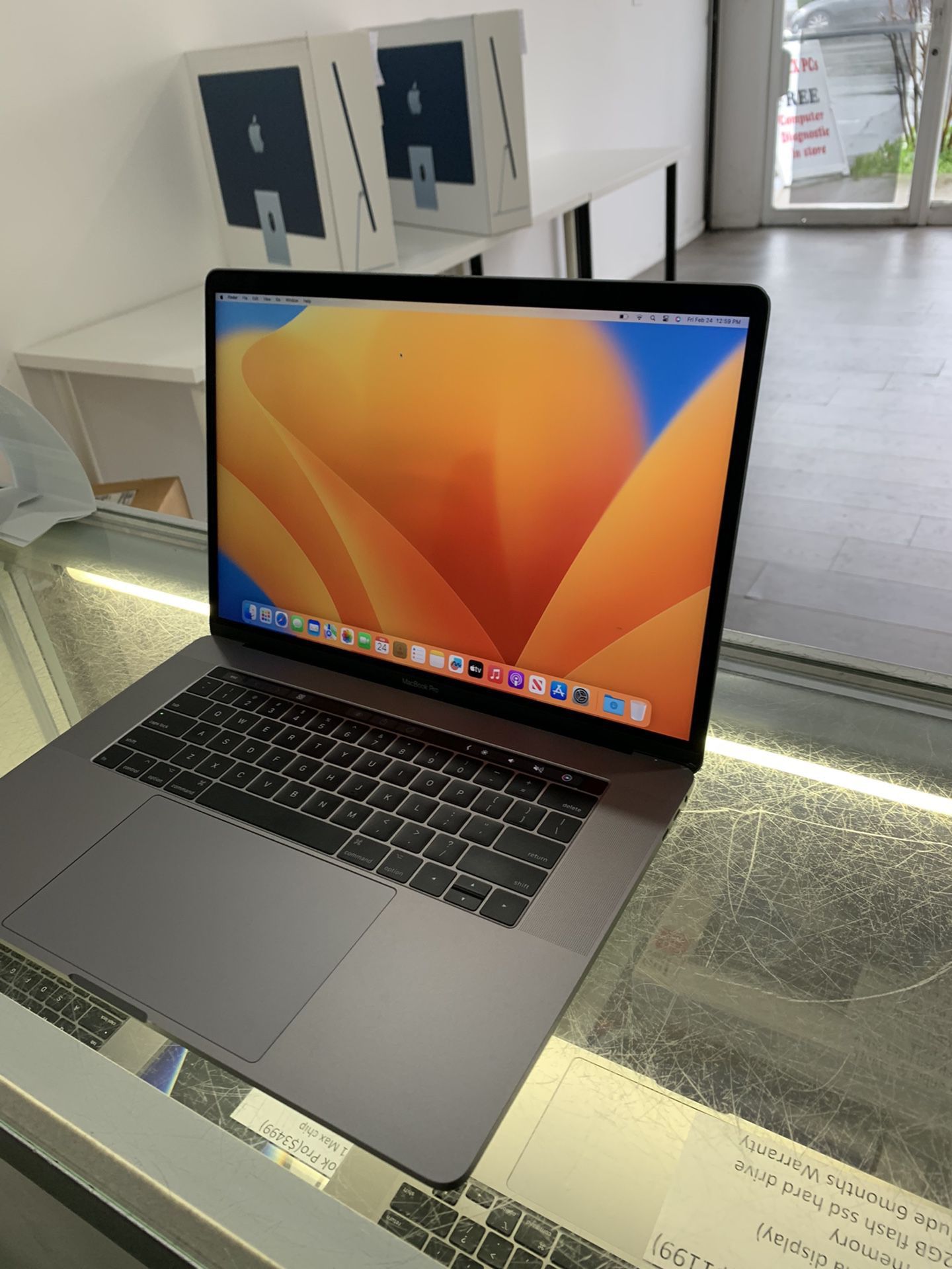15”MacBook Pro2017- Retina-2.6GHz Intel Core i7-256Flash SSD-16GB Ram ...