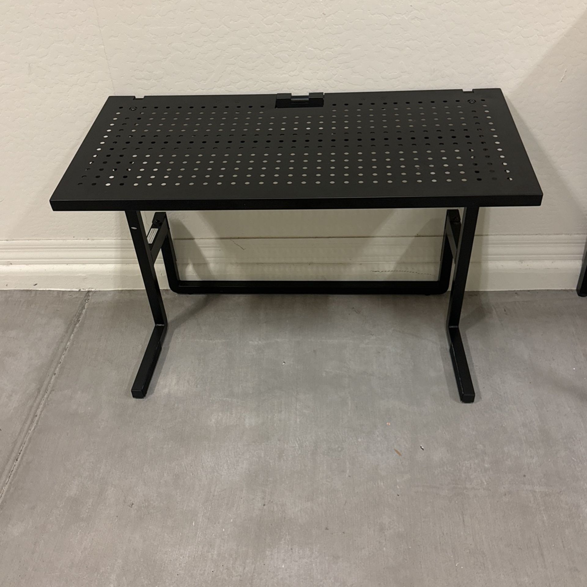 Quiklok Folding Dj Synthesizer Table for Sale in Surprise, AZ - OfferUp