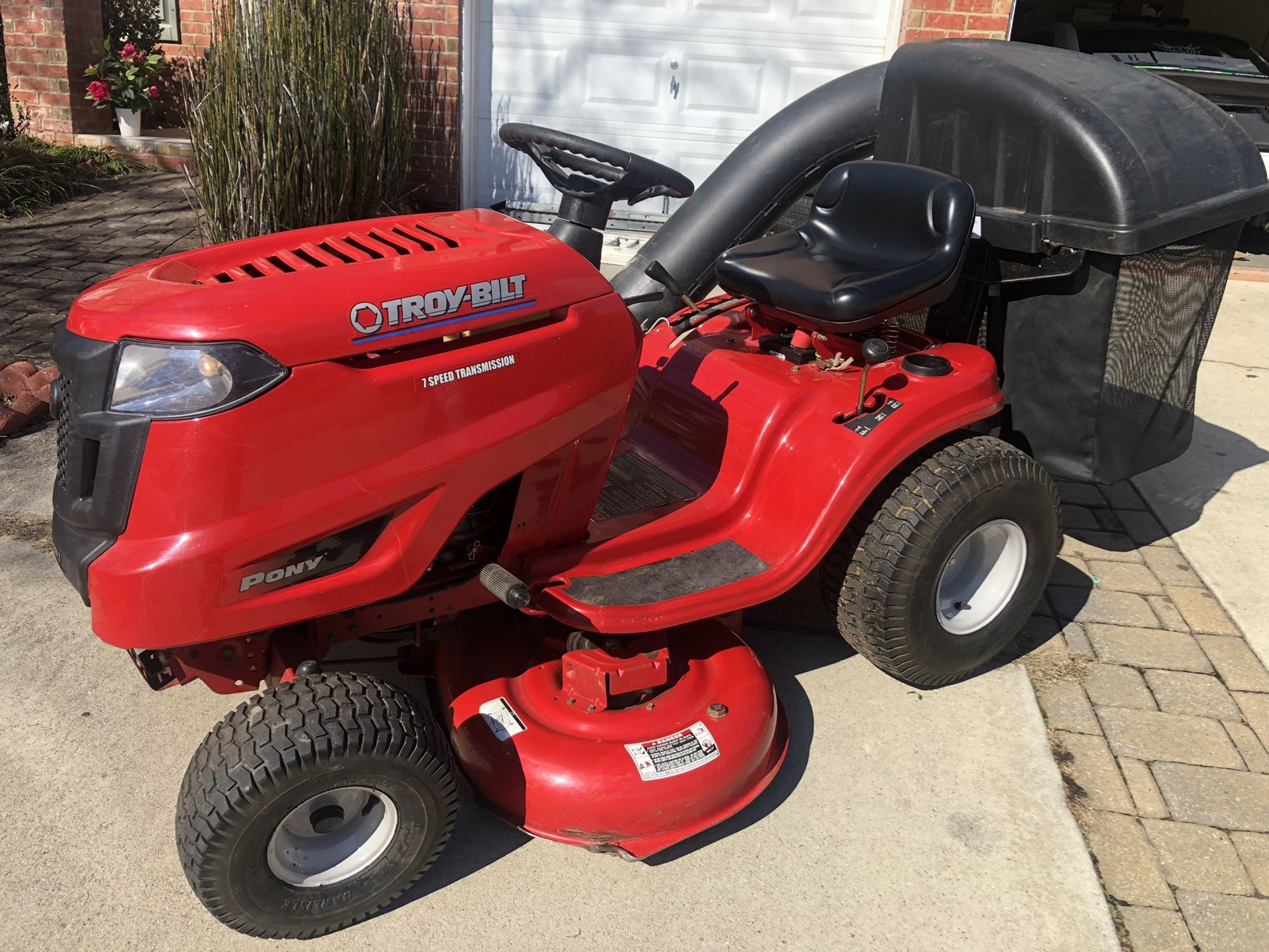 Troy Bilt 17.5 Hp 42” With Bagger for Sale in Morrow, GA - OfferUp