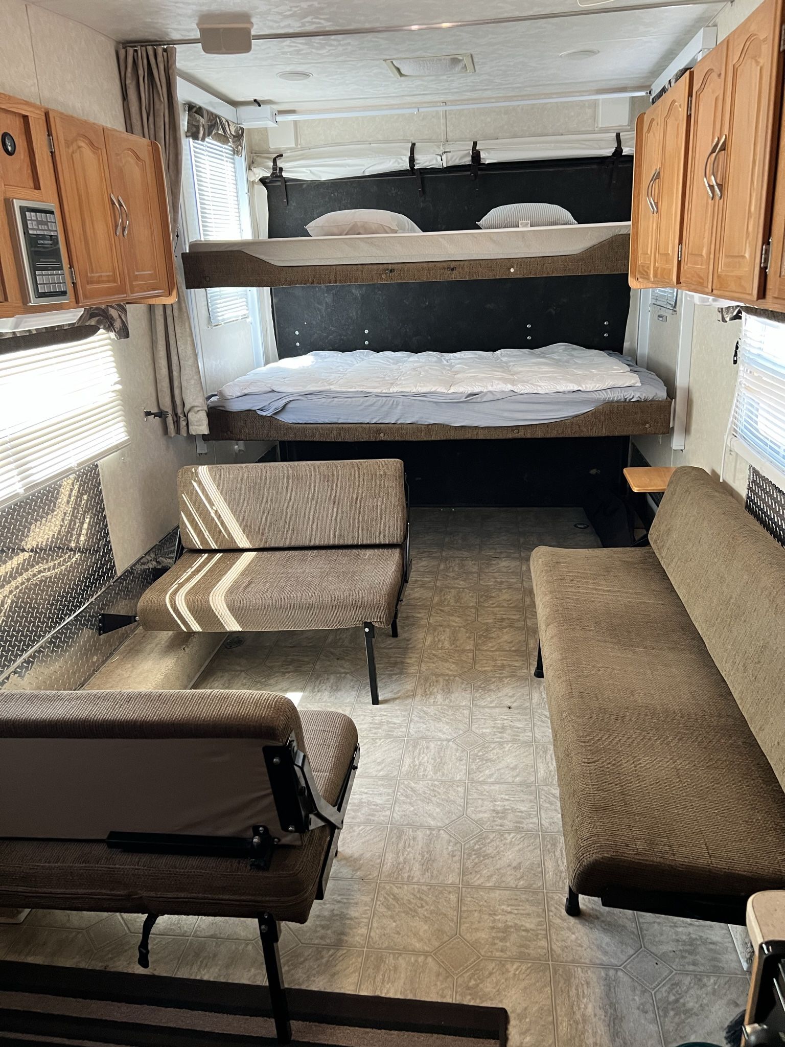 Forest River Sierra Sport Toy Hauler for Sale in Corona, CA - OfferUp