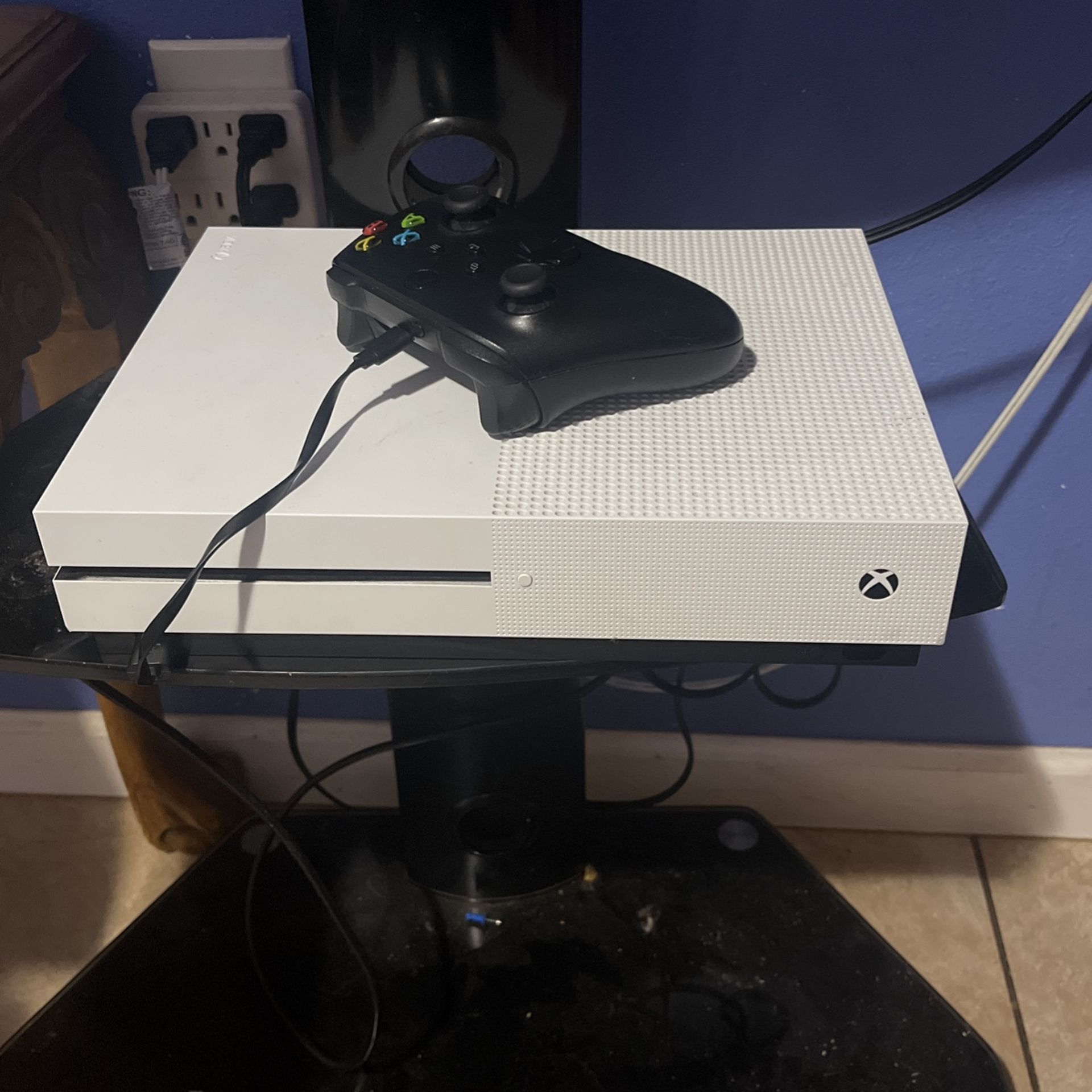 Xbox 1 S for Sale in Phoenix, AZ - OfferUp